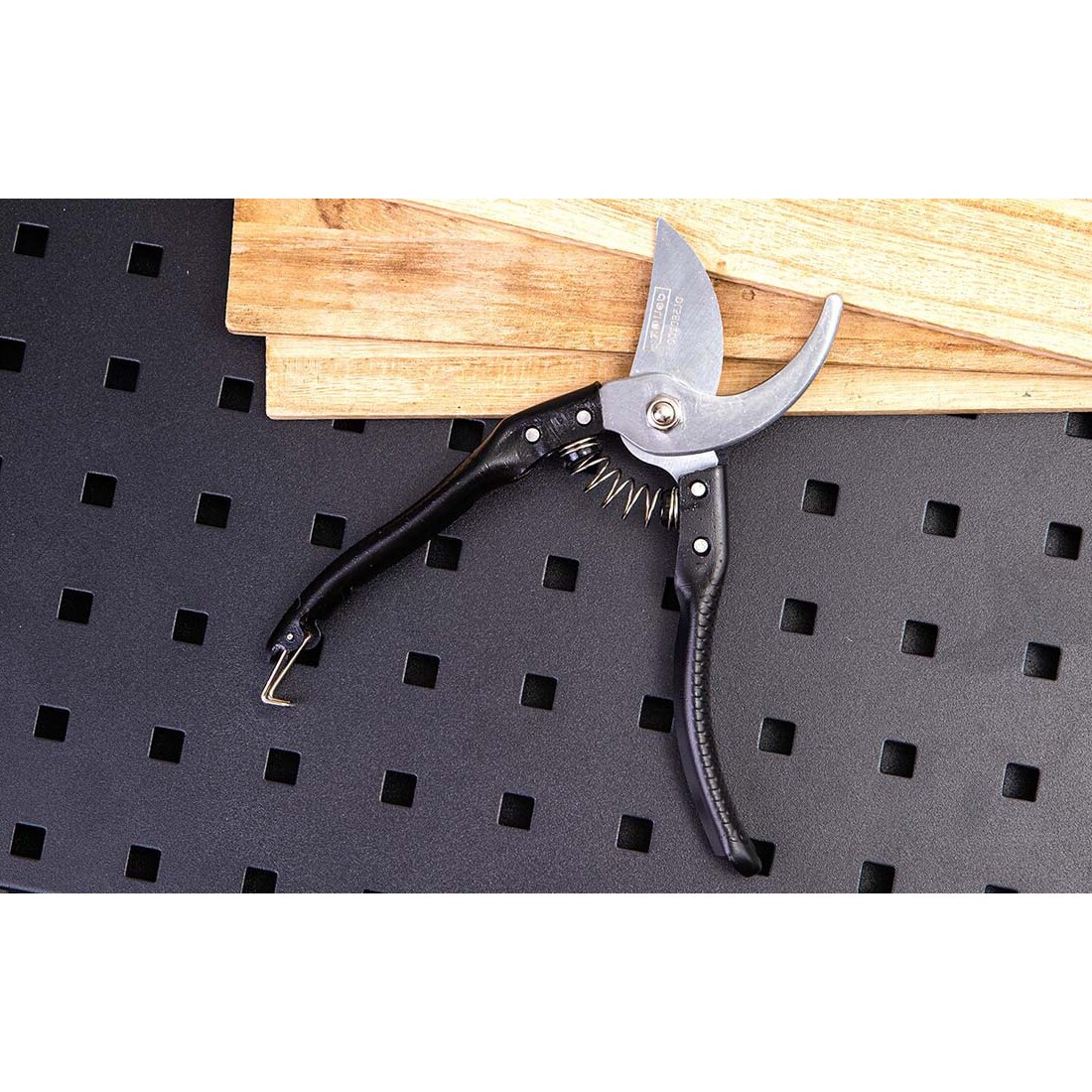 Градински ножици Deli Tools, 8" - eMAG.bg