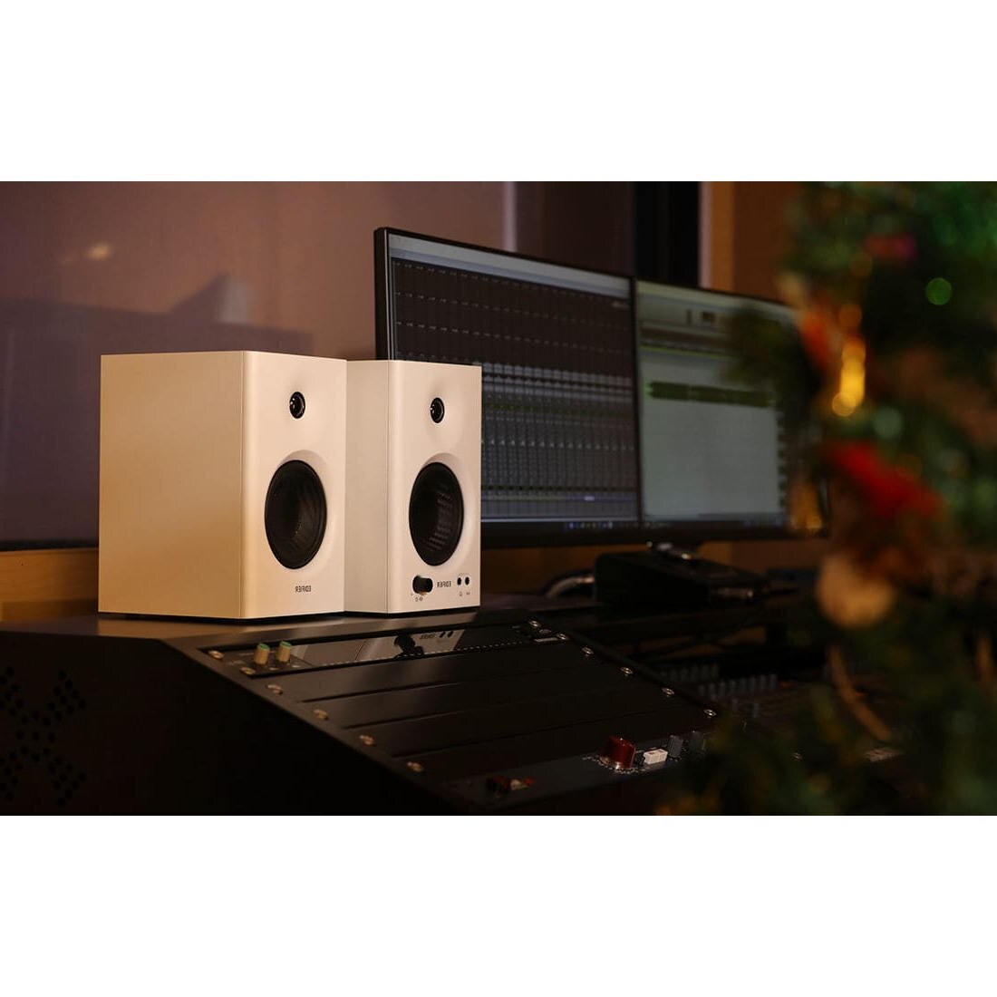 Тонколони 2.0 Edifier MR4, 60Hz - 20KHz, 21W, Бял - eMAG.bg