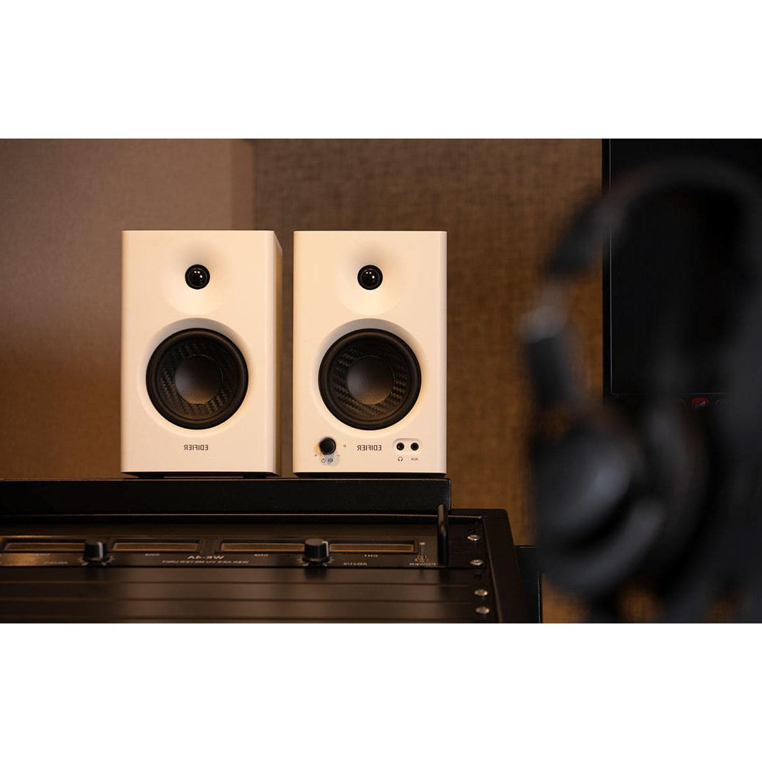 Тонколони 2.0 Edifier MR4, 60Hz - 20KHz, 21W, Бял - eMAG.bg