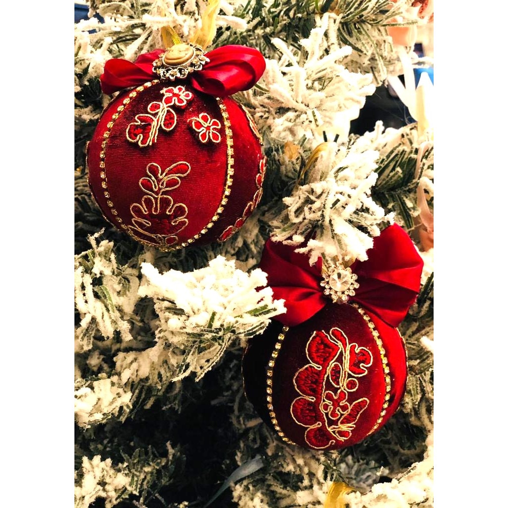 Glob Craciun decorativ, decorat manual cu broderie fina, cristale, red ...