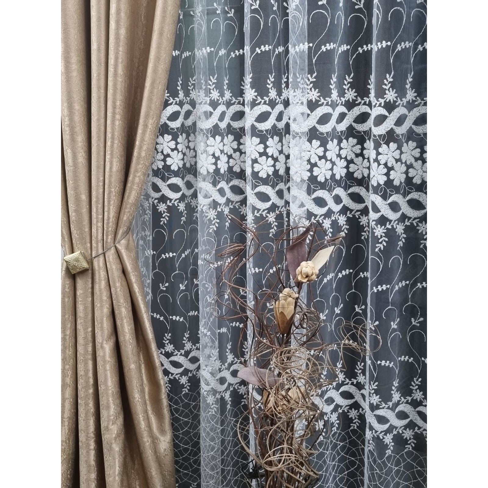 Set MASTEL 2 draperii black-out 2x100x245cm bej cu perdea brodata ...