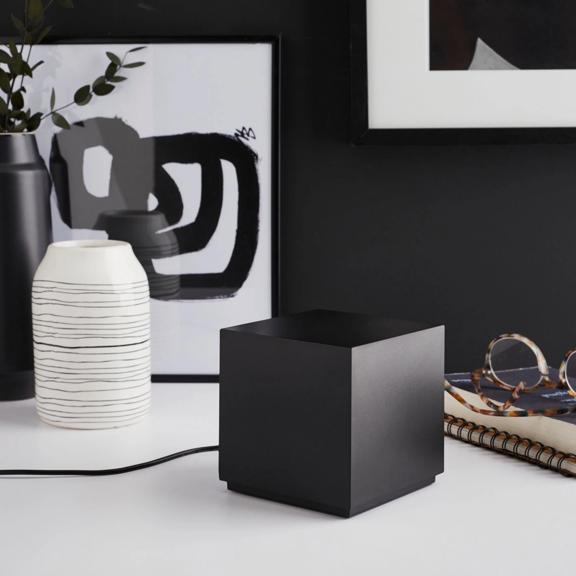 Veioza LED Mood, 390 lumeni, 3000K, neagra - eMAG.ro