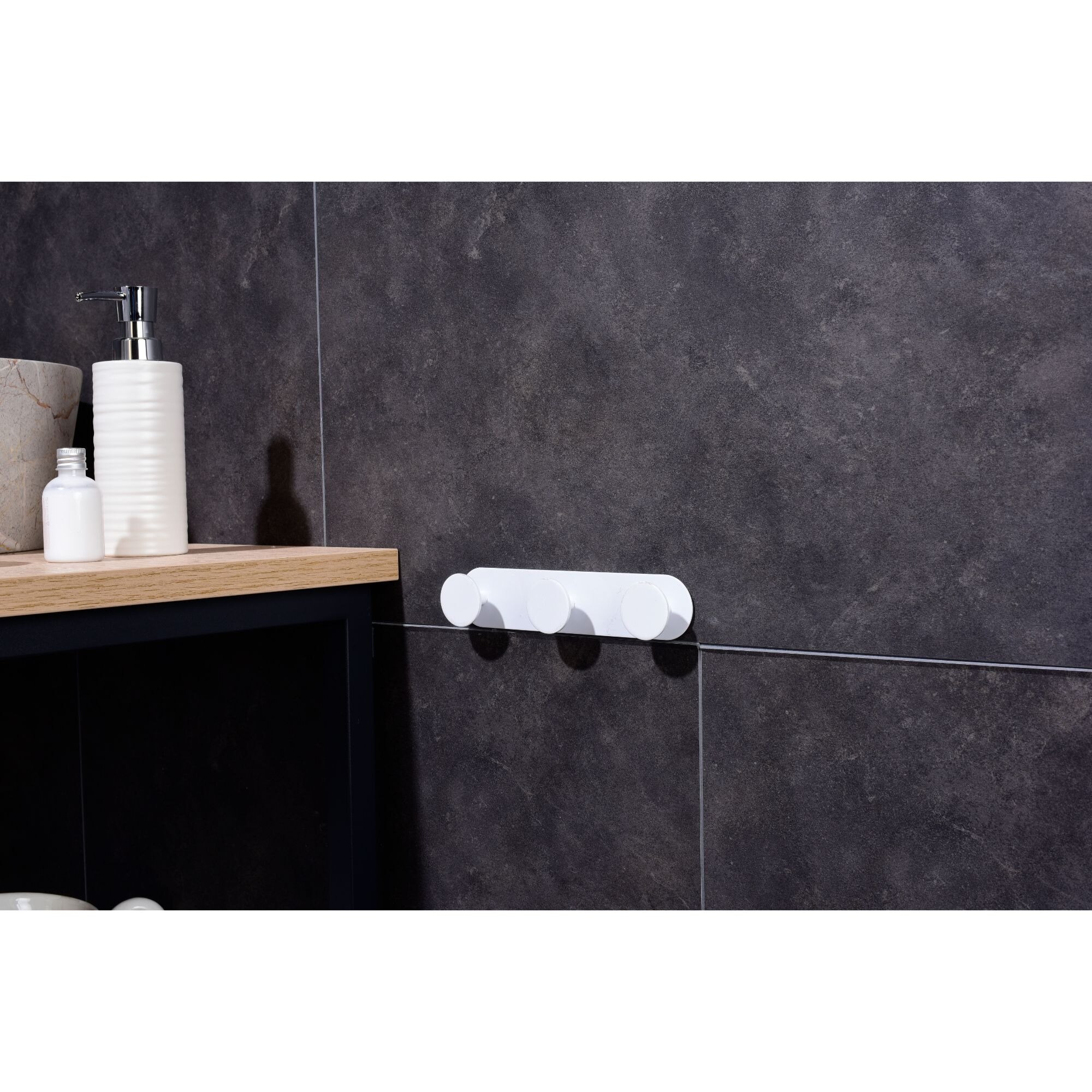 Cuier baie Urban, 3 agatatori, din metal, fixare prin lipire, 19 x 2.5 ...