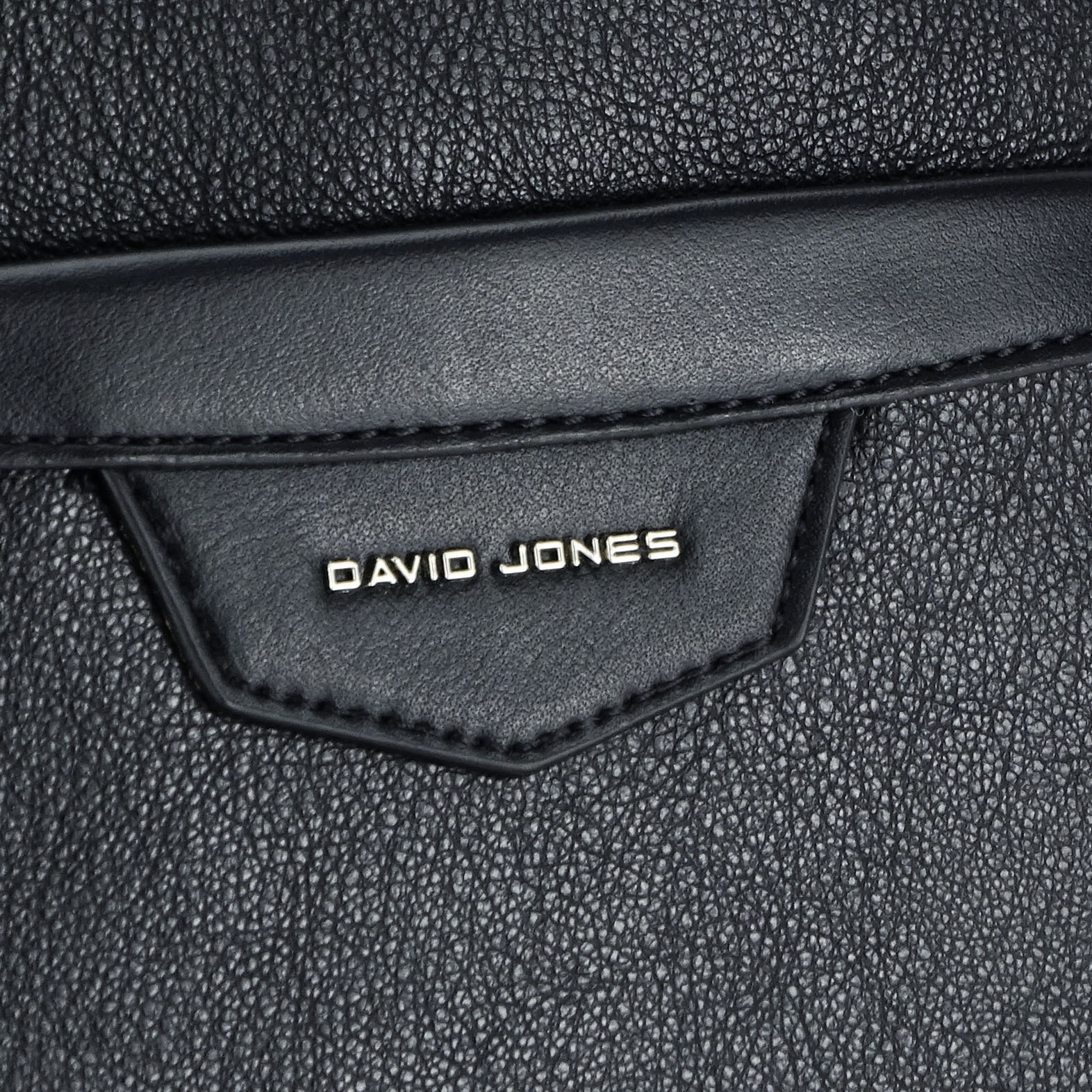 Черна раница David Jones CM6553 18 Black - eMAG.bg