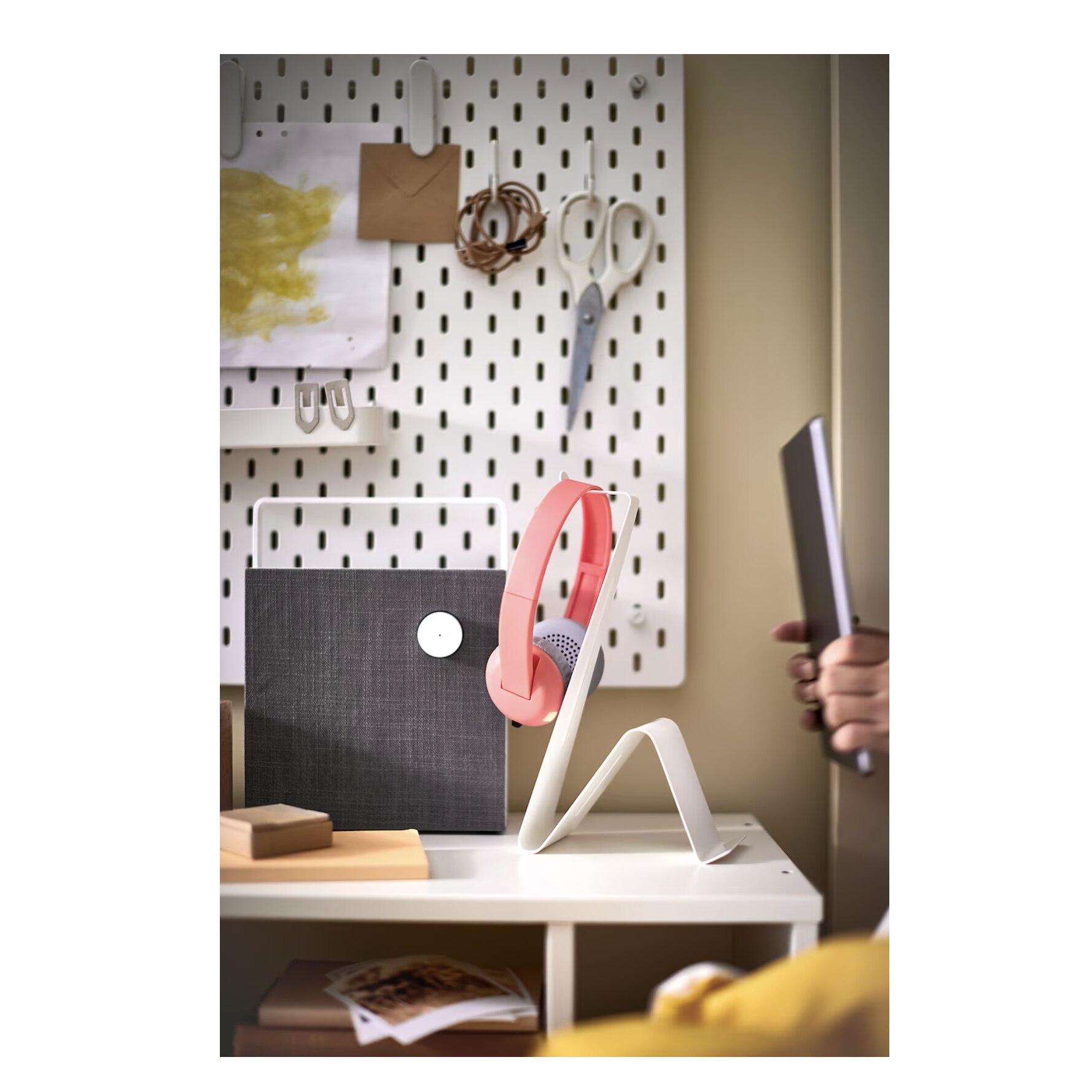 Suport tip stand metalic pentru telefon, tableta, casti sau alte ...