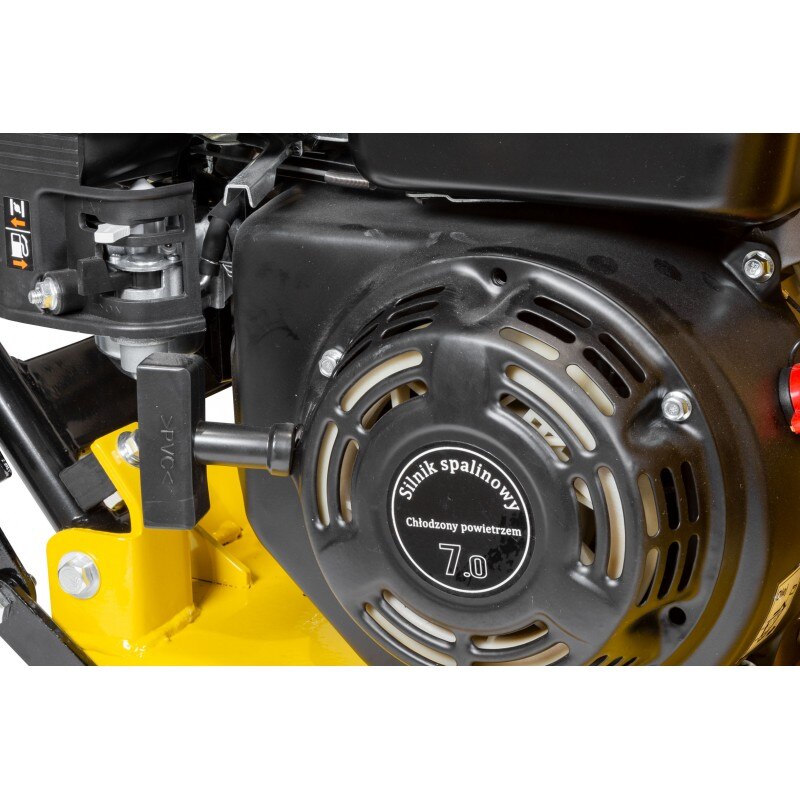 Compactor C90 cu motor in 4 timpi, cu rezervor de apa, 7cp, KP2418 ...