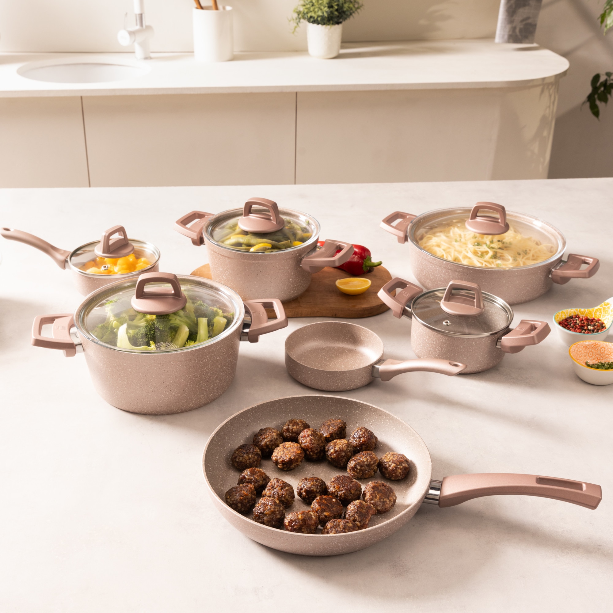 Set de bucatarie, Karaca, Rosegold, 12 piese, 5 Oale 5 capac 2 Tigai ...