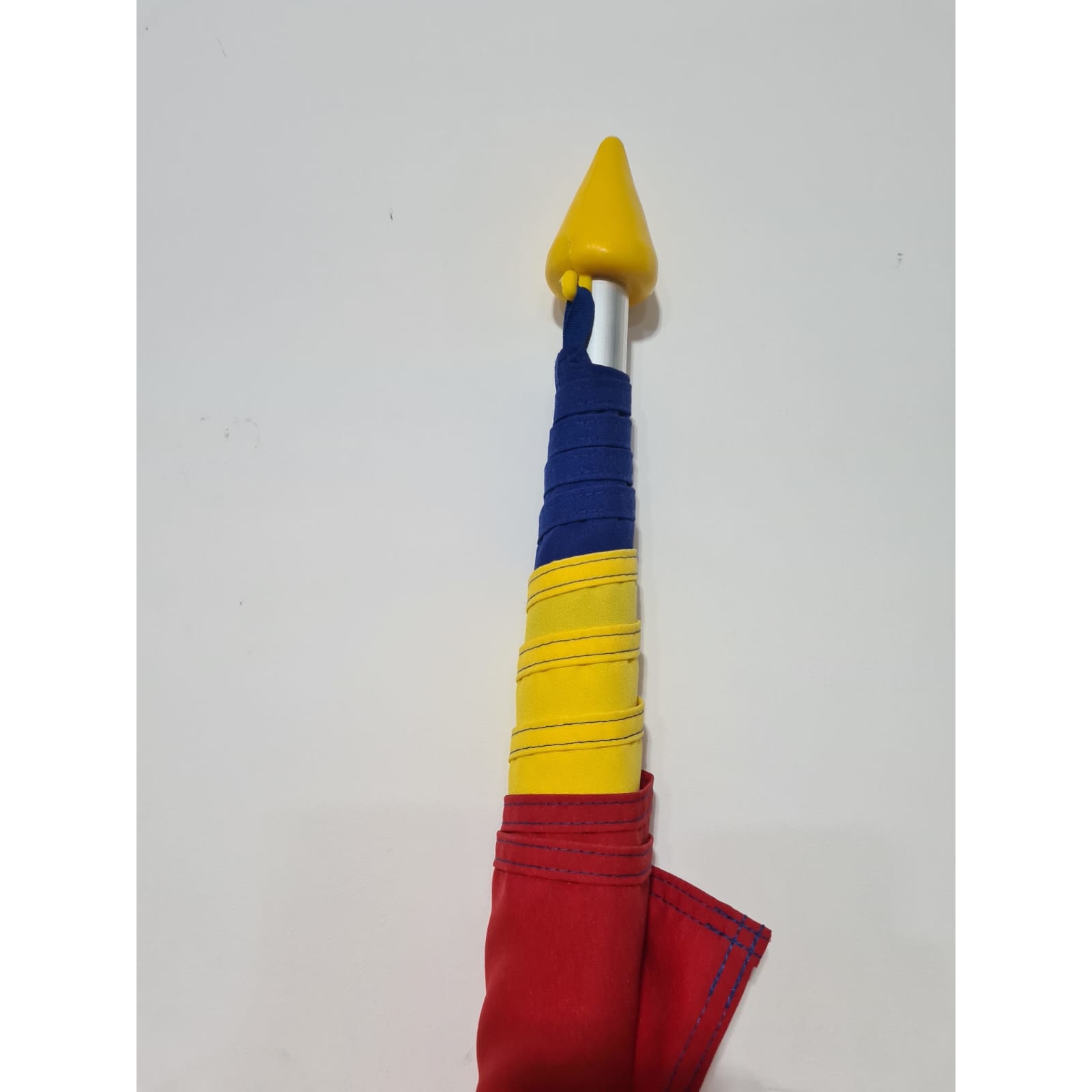 Set 5 lance de aluminiu 200 cm cu varfuri decorative si drapele Romania ...