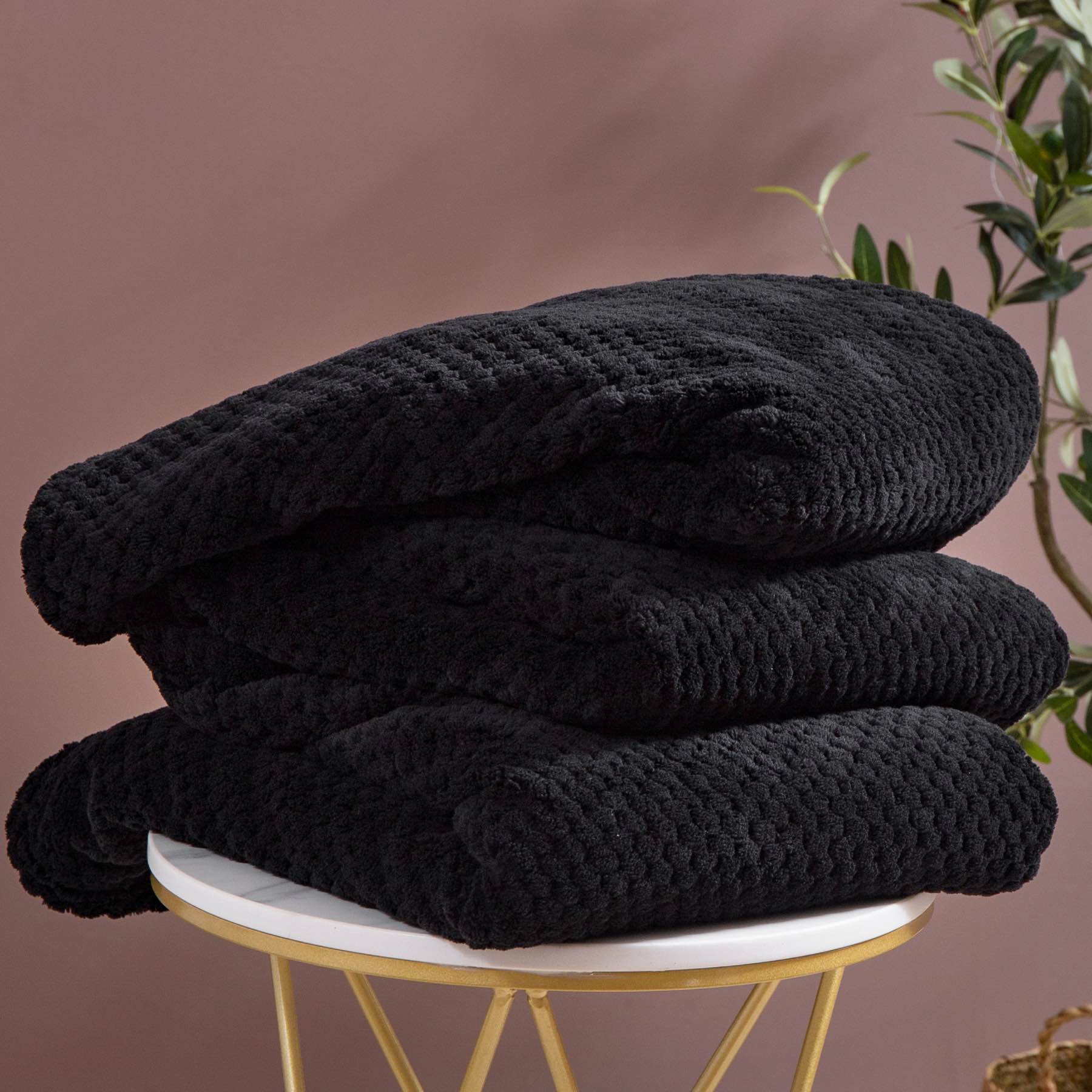 Patura Monte, Spod Igły i Nitki, Microfibra, 75 x 150 cm, Negru - eMAG.ro