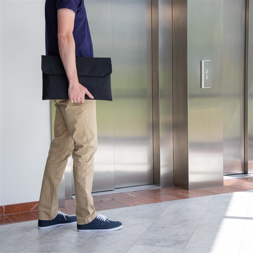 Husa laptop 15'6 inch, negru - eMAG.ro