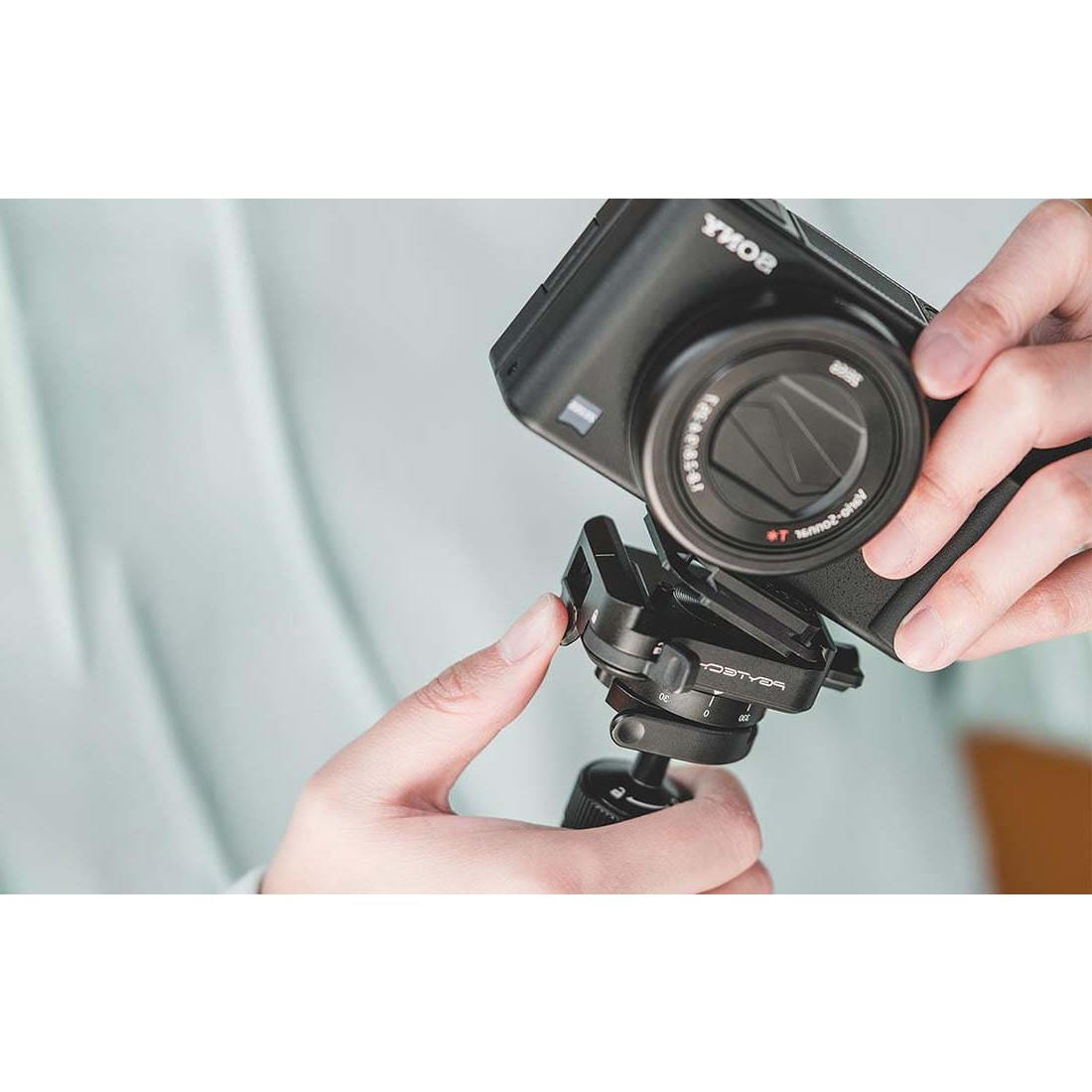 Adaptor PGYTECH, pentru trepiedele Arca-Swiss si stick-uri pentru ...