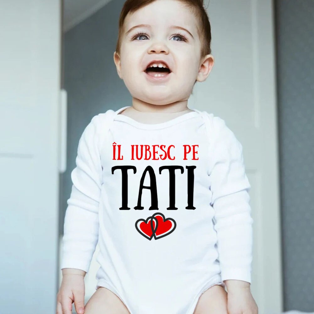Body cu maneca lunga bebe personalizat cu mesaj "Il iubesc pe tati ...