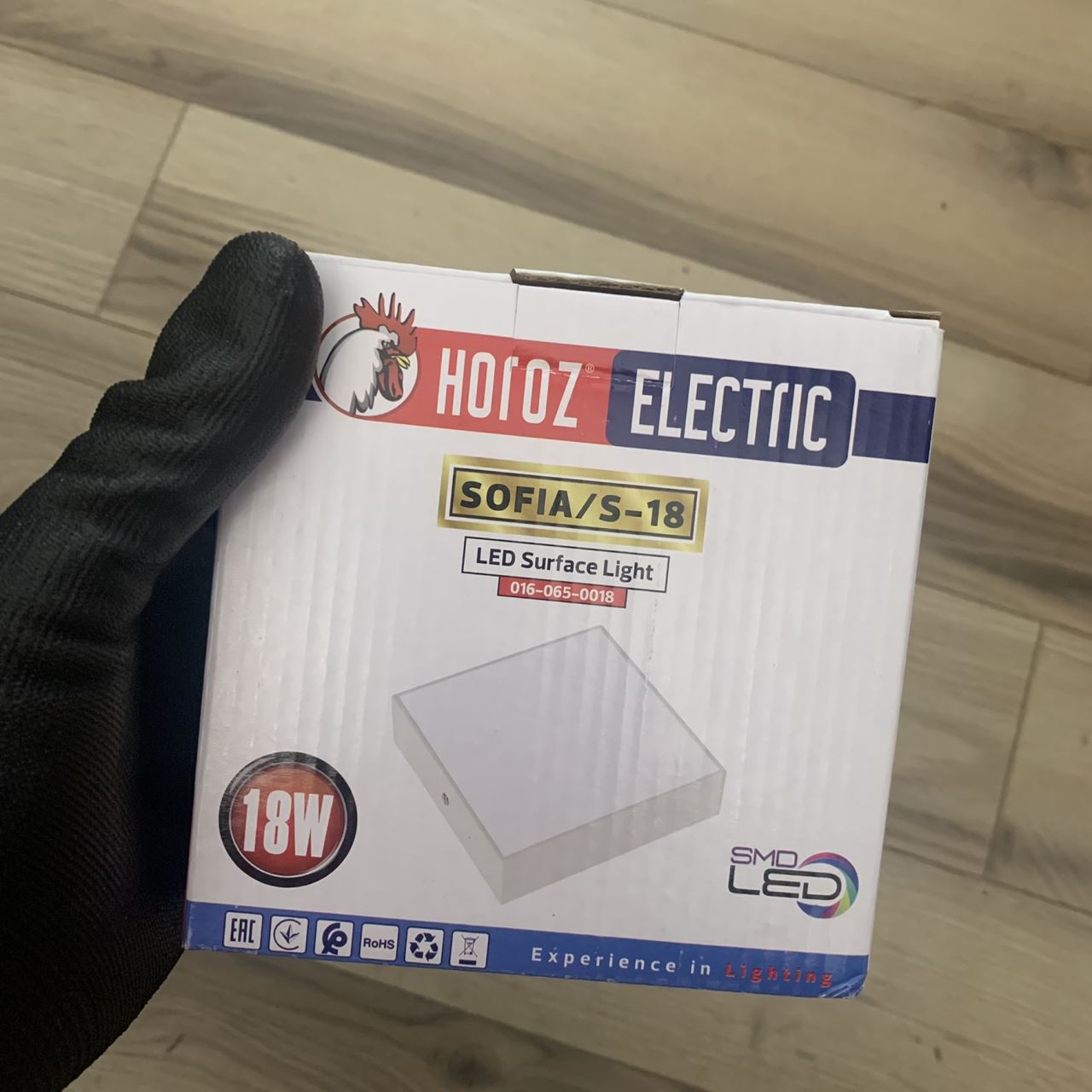 Plafoniera led Sofia Square 18 White, lumina rece, 18W, 120x120 mm, 1620 lm, Alb - eMAG.ro