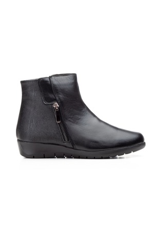 Botine Dama din piele naturala cu talpa joasa si fermoar lateral Jam ...