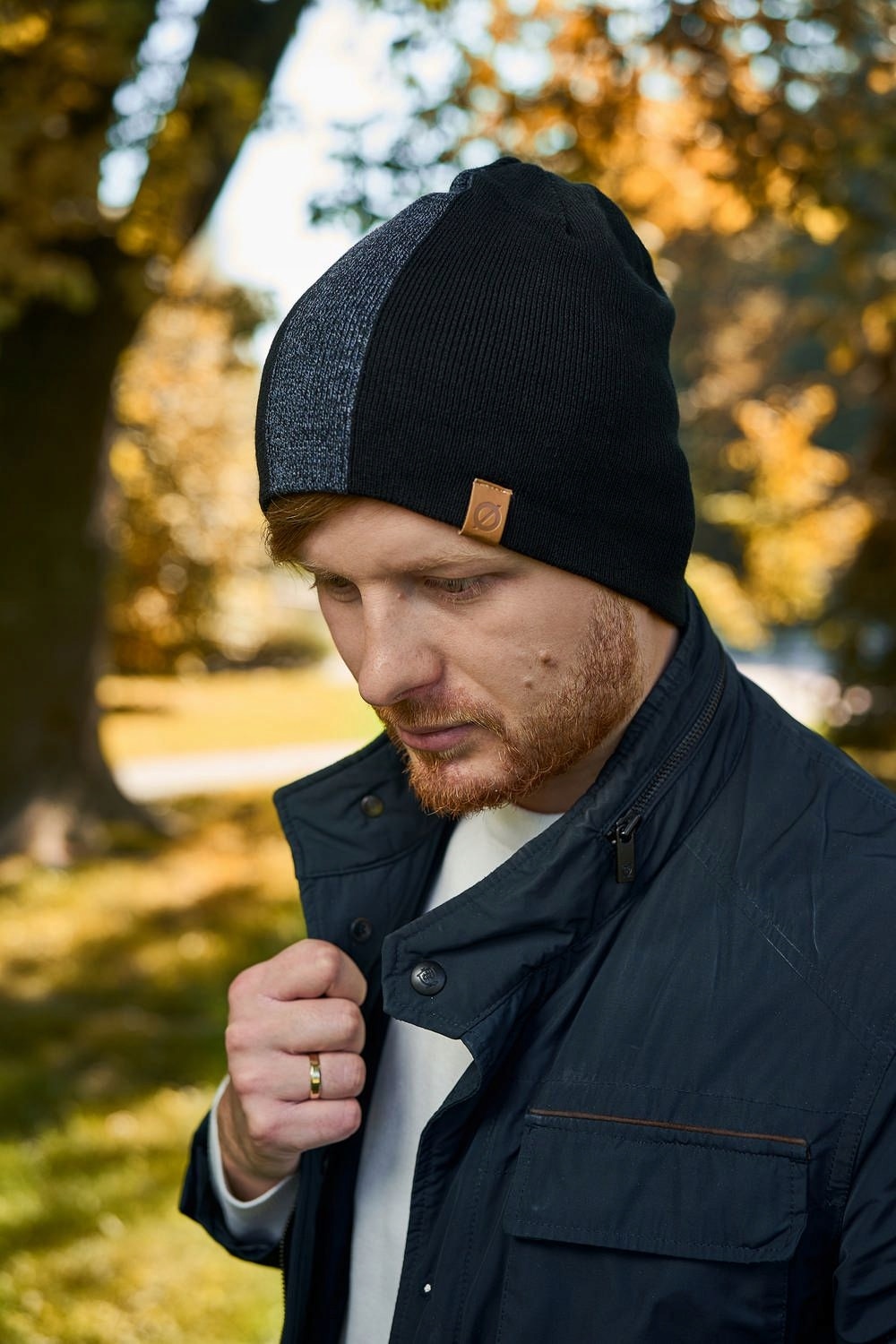 Caciula barbati, Brodrene, Acril, 56-60 cm, Negru/Albastru - eMAG.ro