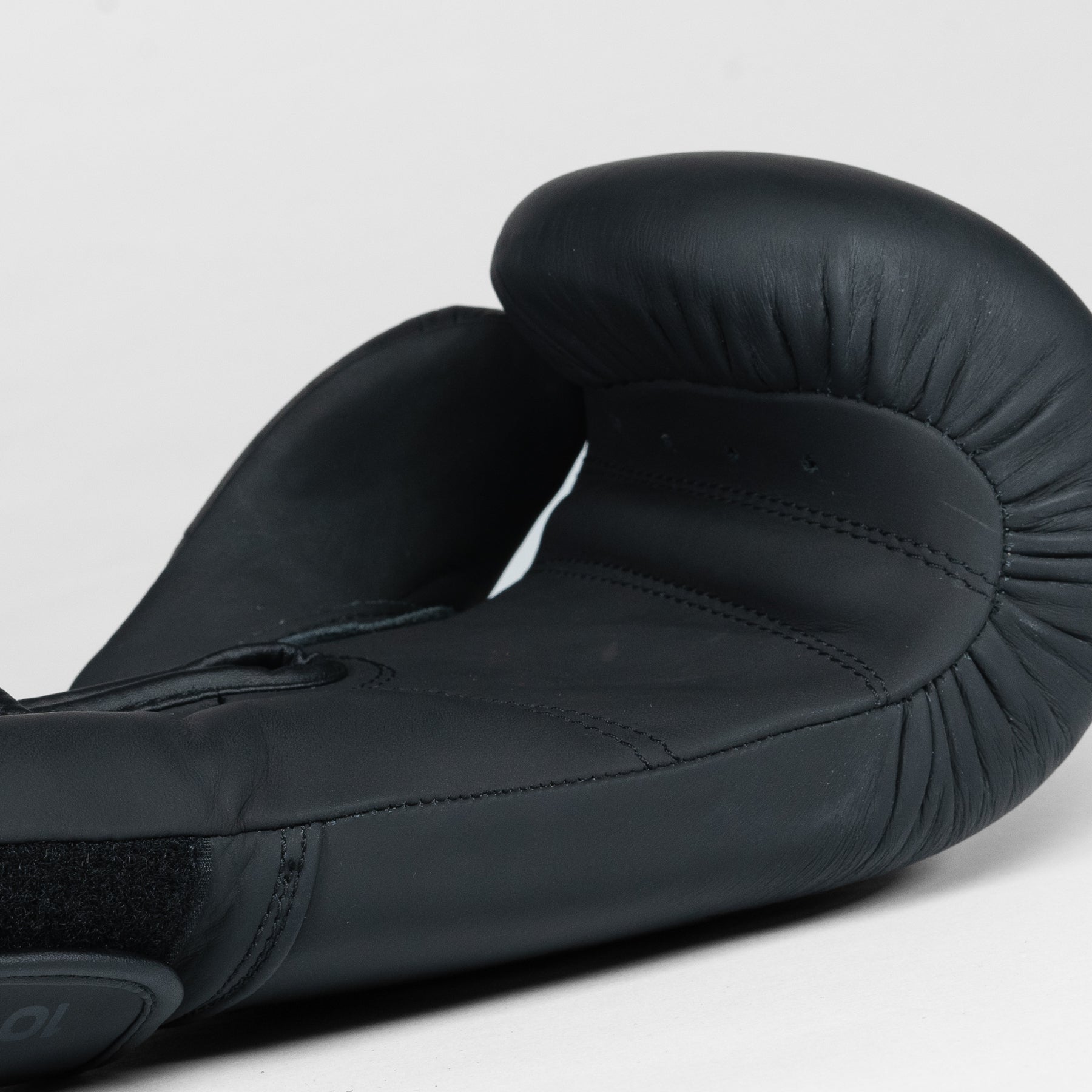 Manusi Box Knockout Basic Mat Edition, 10OZ, Negru - eMAG.ro