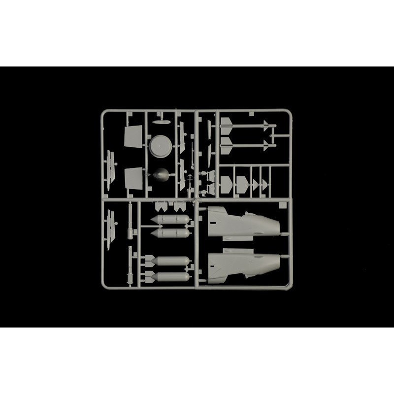 Модел на самолет МиГ-27 / МиГ-23БН Flogger 1/48 Italeri, Пластмаса ...