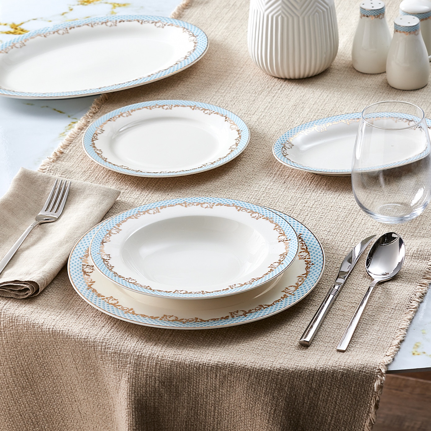 Set de vesela pentru 12 persoane Rocco, Karaca, Portelan Alb, 56 piese ...