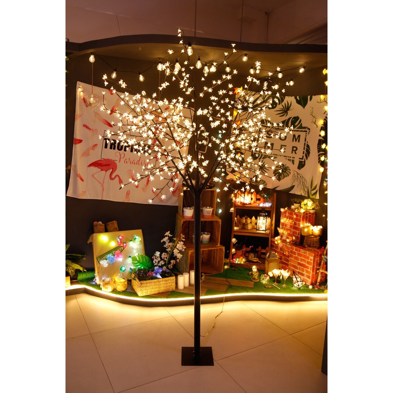 Copac decoratiune 600 LED-uri cu lumina calda constanta, cires, 250 cm ...