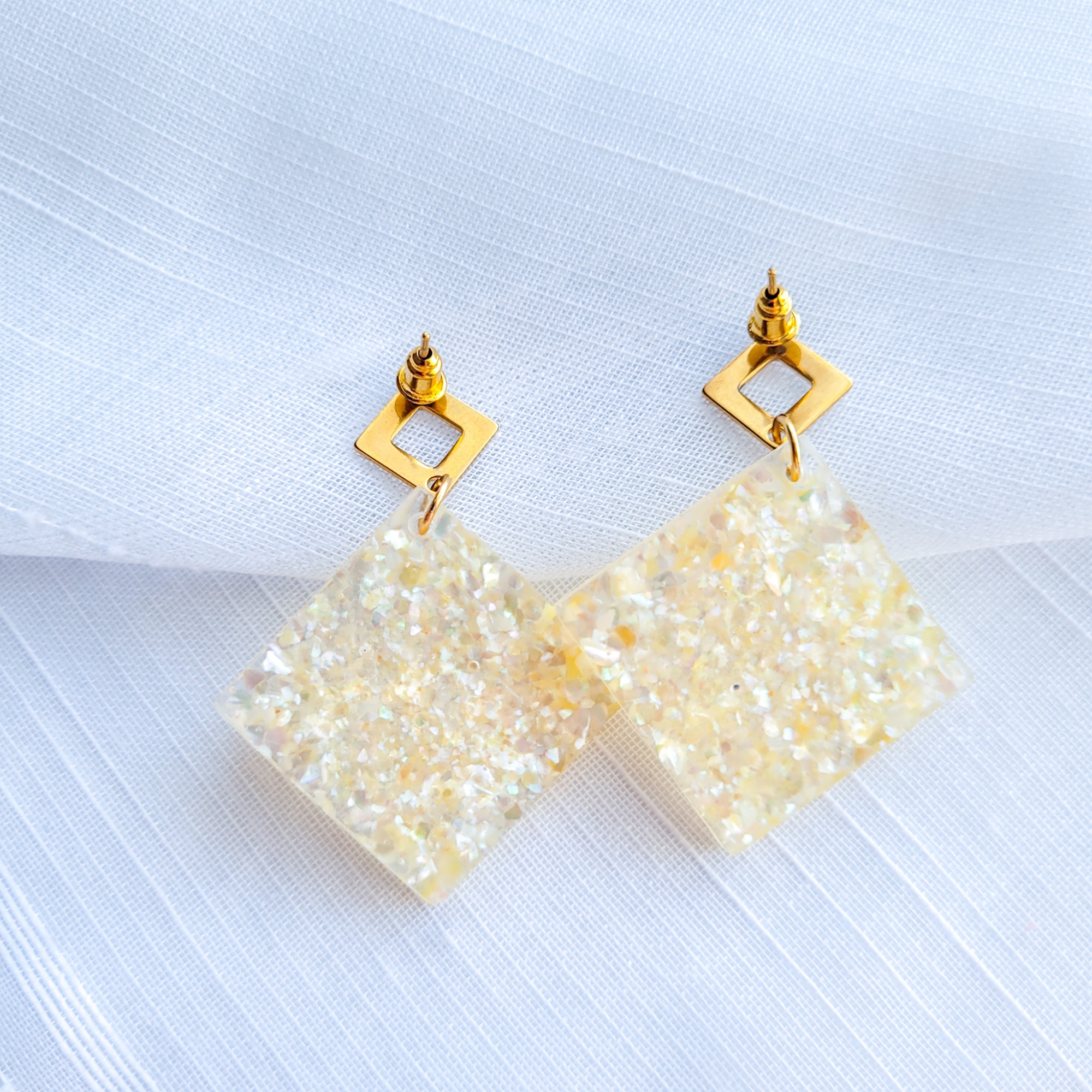 Cercei moderni, cu piatra sparta galbena, Bright Yellow Diamond ...