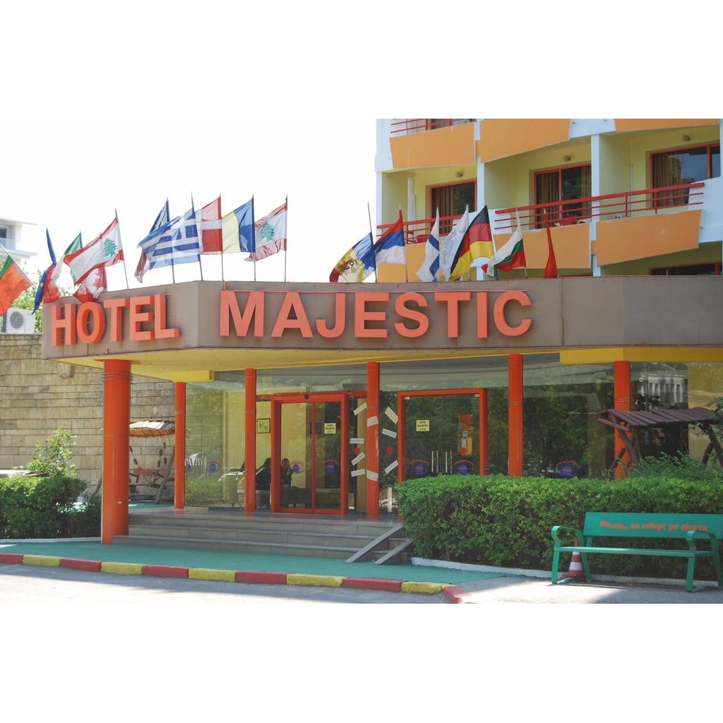 Camera dubla standard, Hotel Majestic Mamaia, 3 stele, 3 nopti, 2 ...