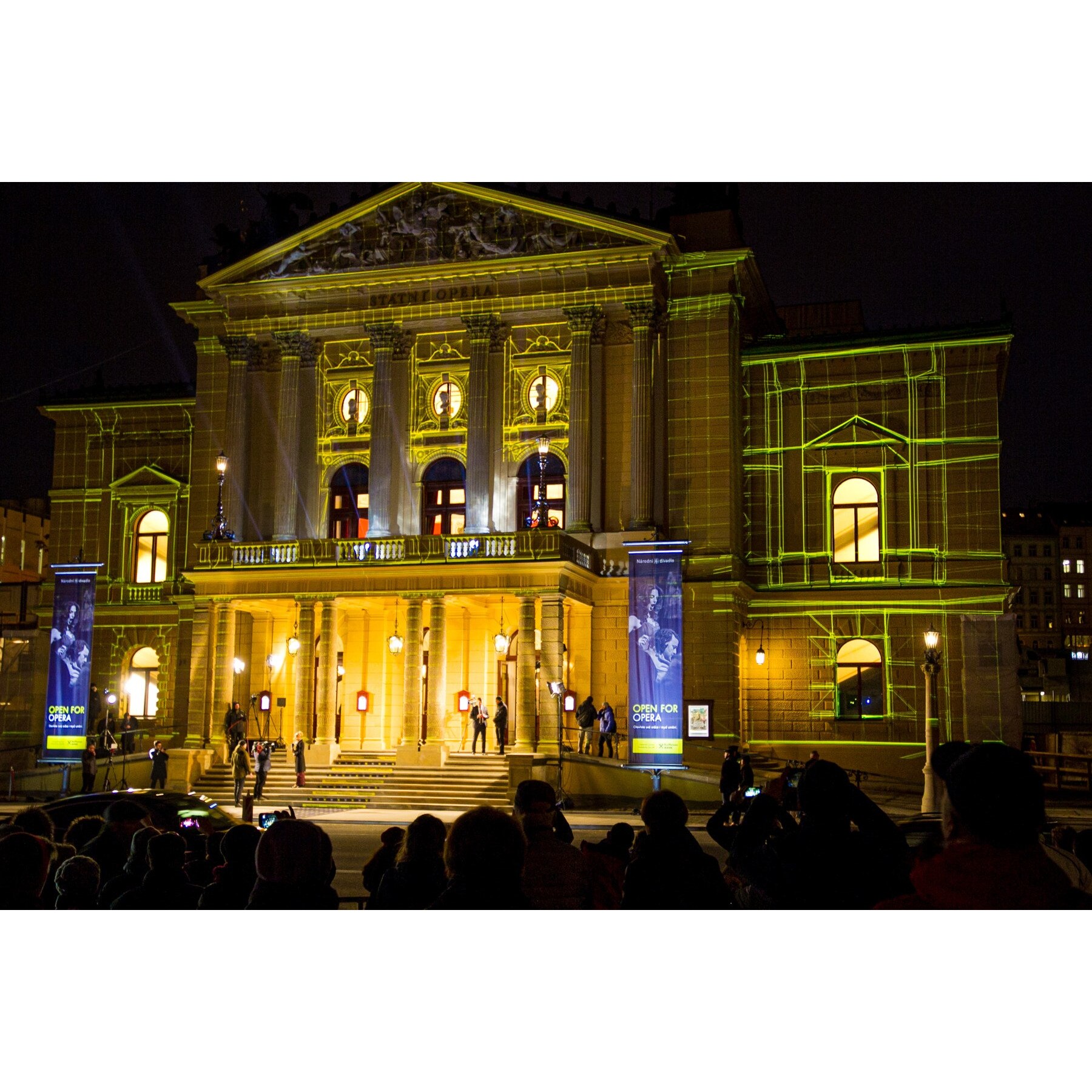 Pachet Revelion la opera in Praga – La Boheme, Pachet Balcon, 2 ...