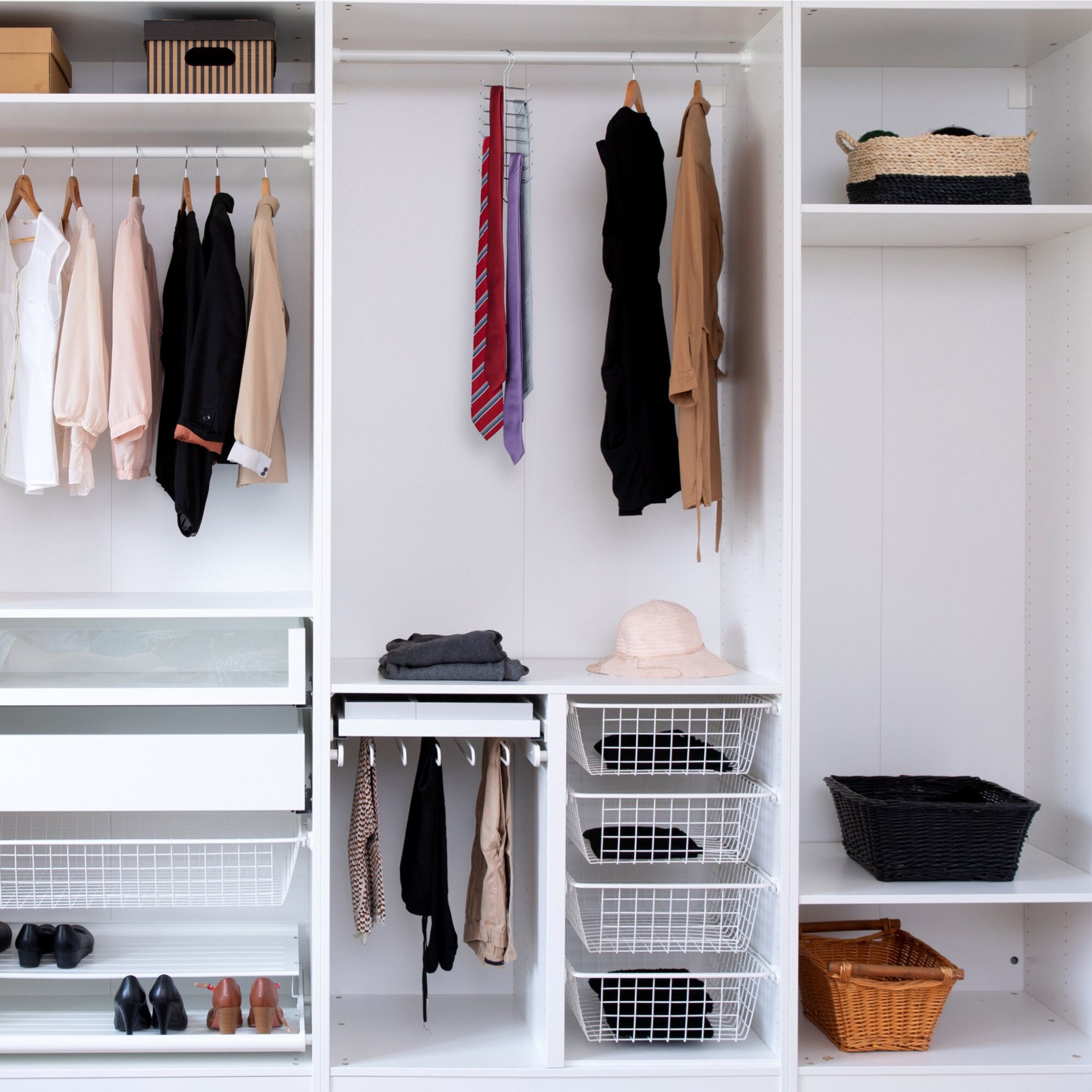 Umeras cu 16 agatatori pentru curele, cravate si esarfe, Relaxdays ...