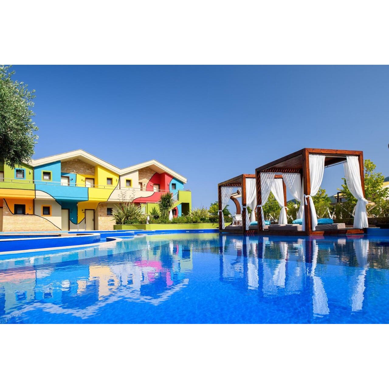 Camera suita junior cu vedere la gradina, Alexandra Golden Boutique ...