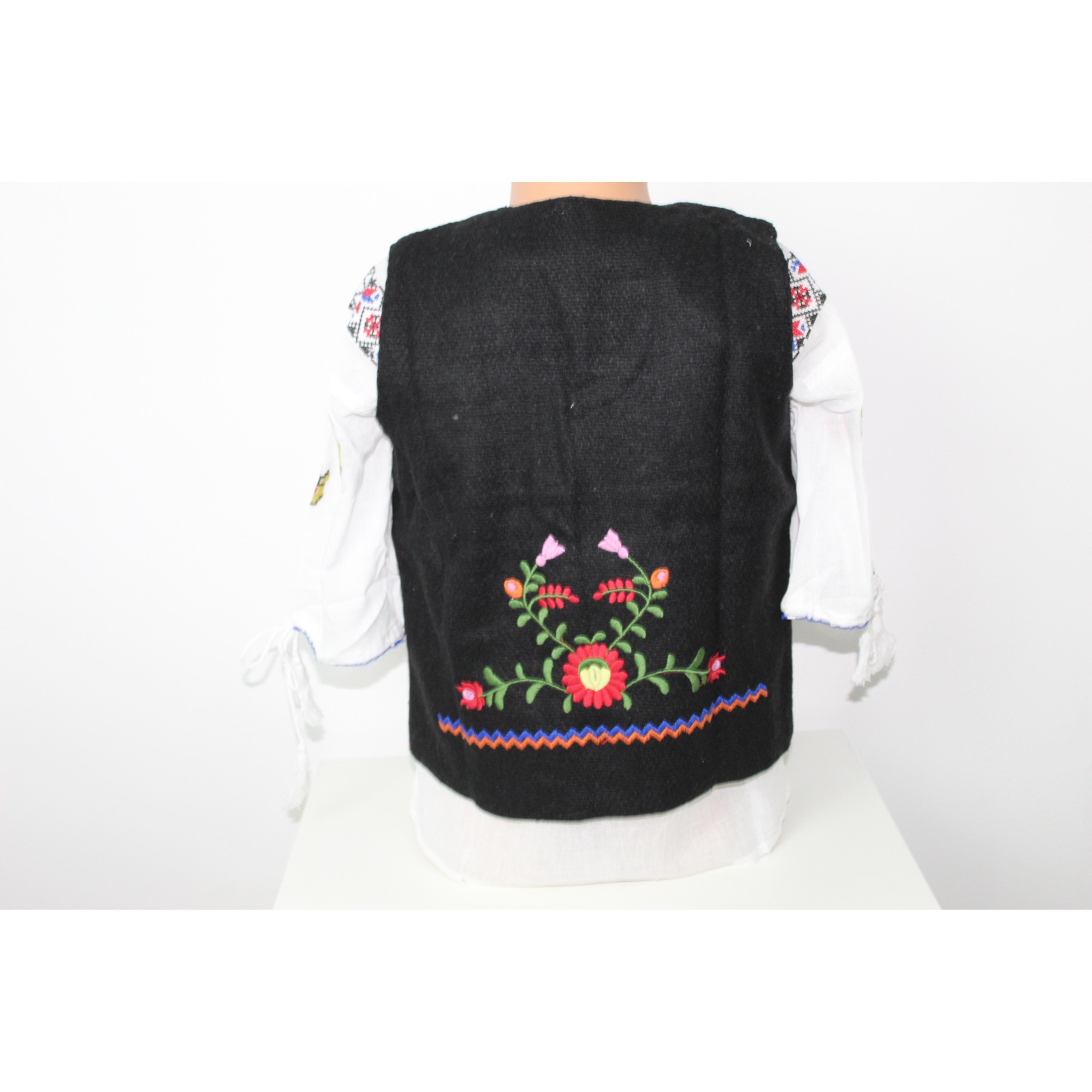 Vesta traditionala brodata fete, lana, DES19, culoare negru, marimea 4 ...