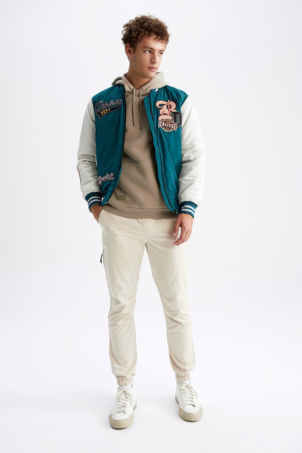 DeFacto, Geaca cu fermoar si detalii brodate - eMAG.ro