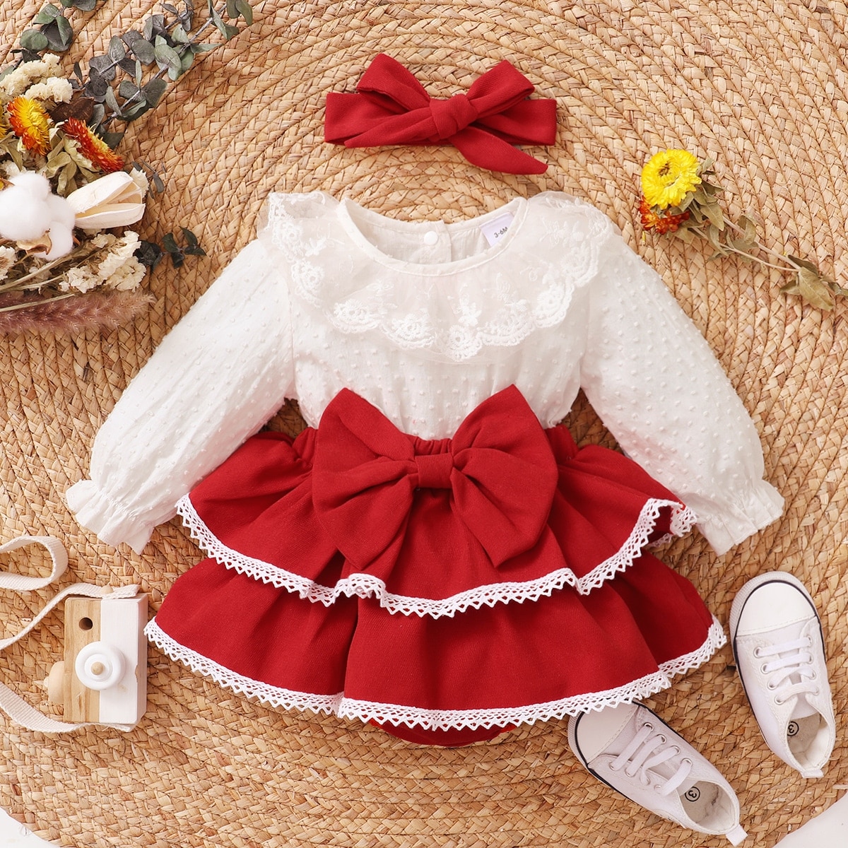 Costum Bebelus Cu Dantela - eMAG.ro