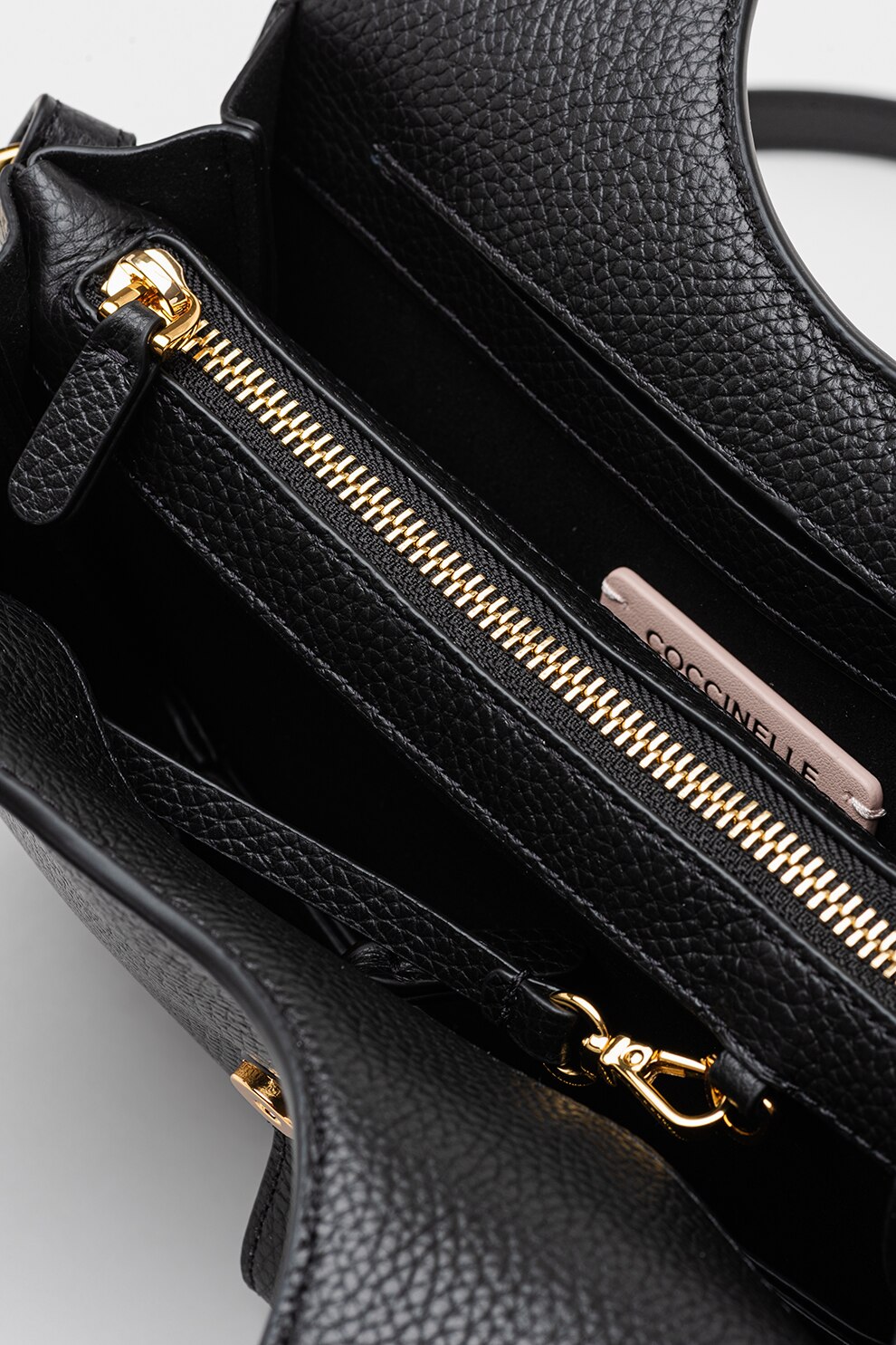 COCCINELLE, Geanta din piele cu bareta de umar Cosima, Negru - eMAG.ro