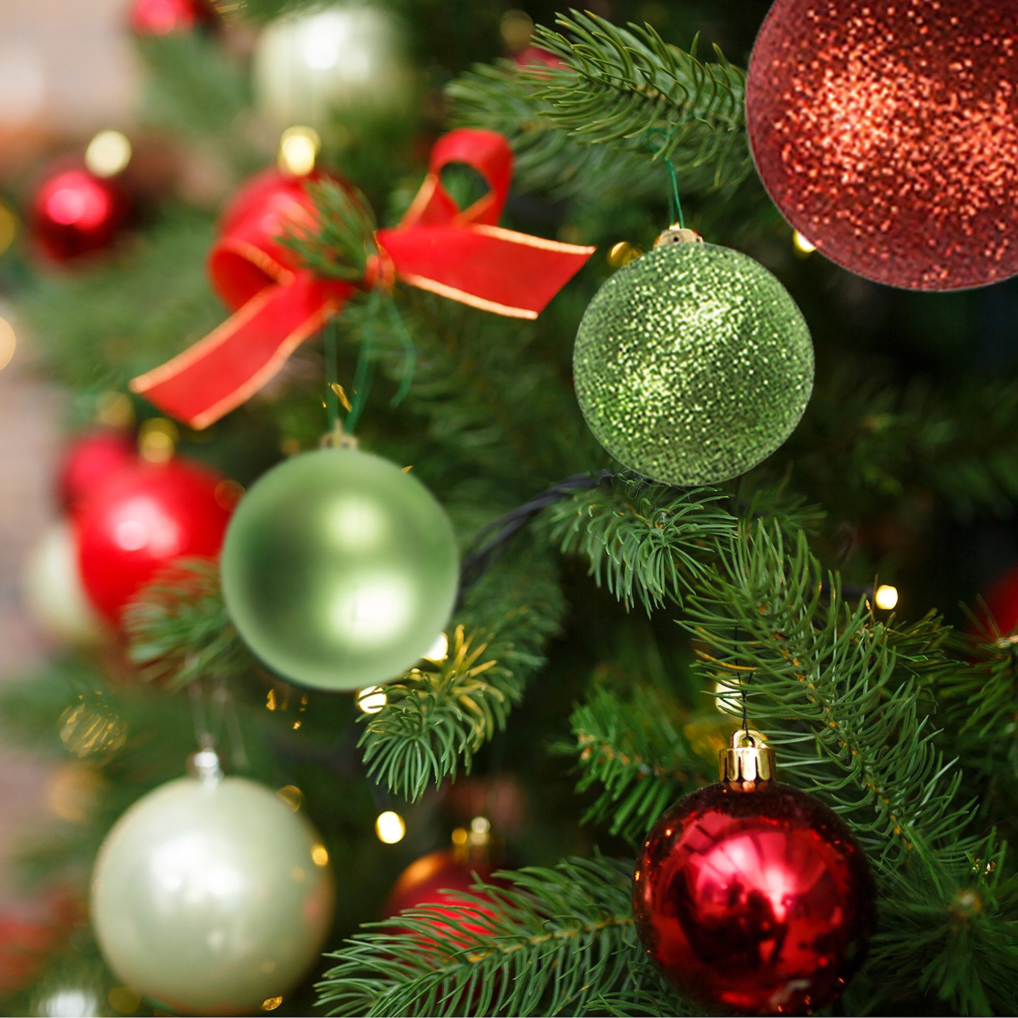 Комплект от 8 стъклени коледни топки 8 см, зелено и сребристо 73528 ...