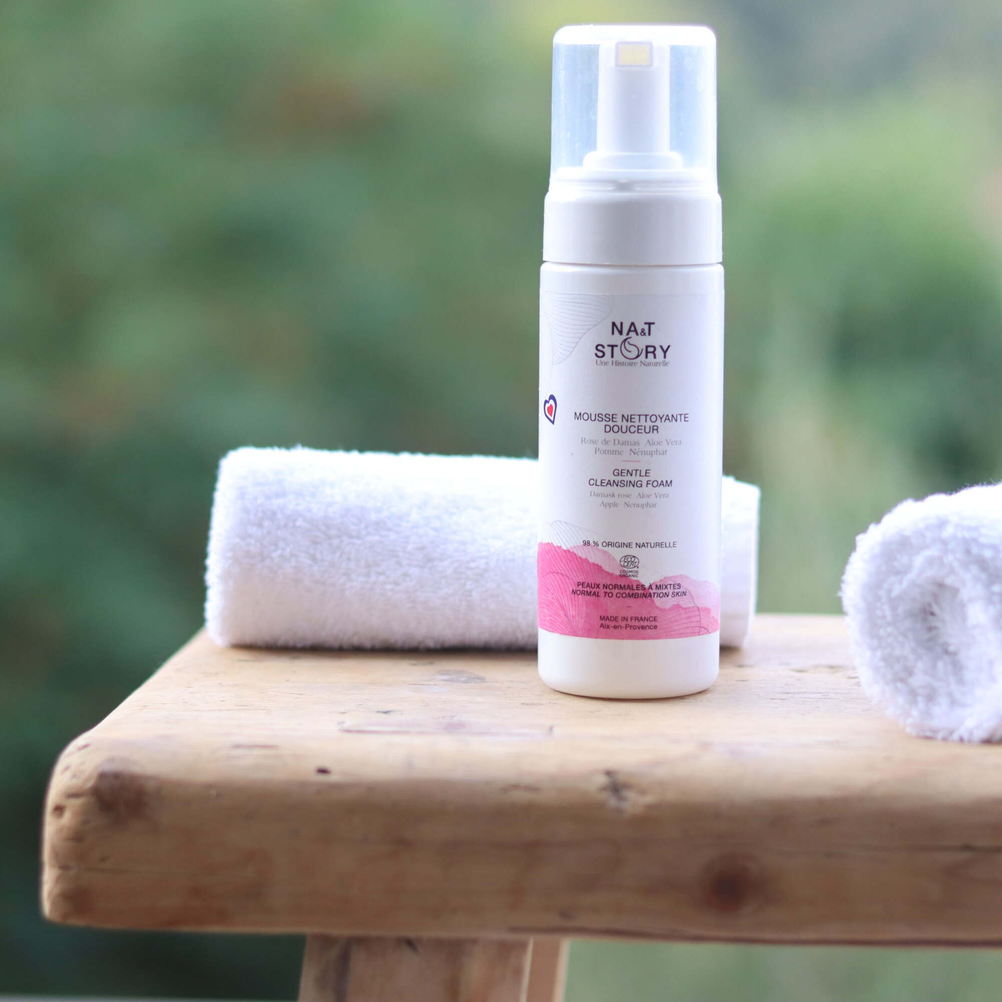 Spuma de curatare bio, extract de acai, aloe vera, trandafir si mar ...