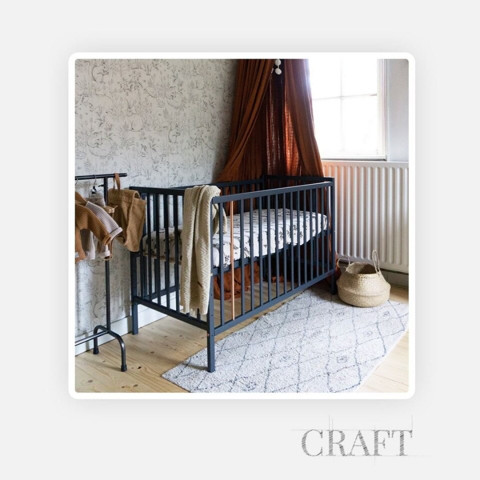 Patut Bebe Din Lemn Masiv, 120 cm x 60 cm, Design Impunator ...