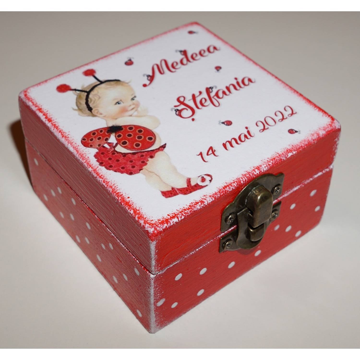 Cutiuta pentru prima suvita si ingrediente pentru prima baita sau baita ...
