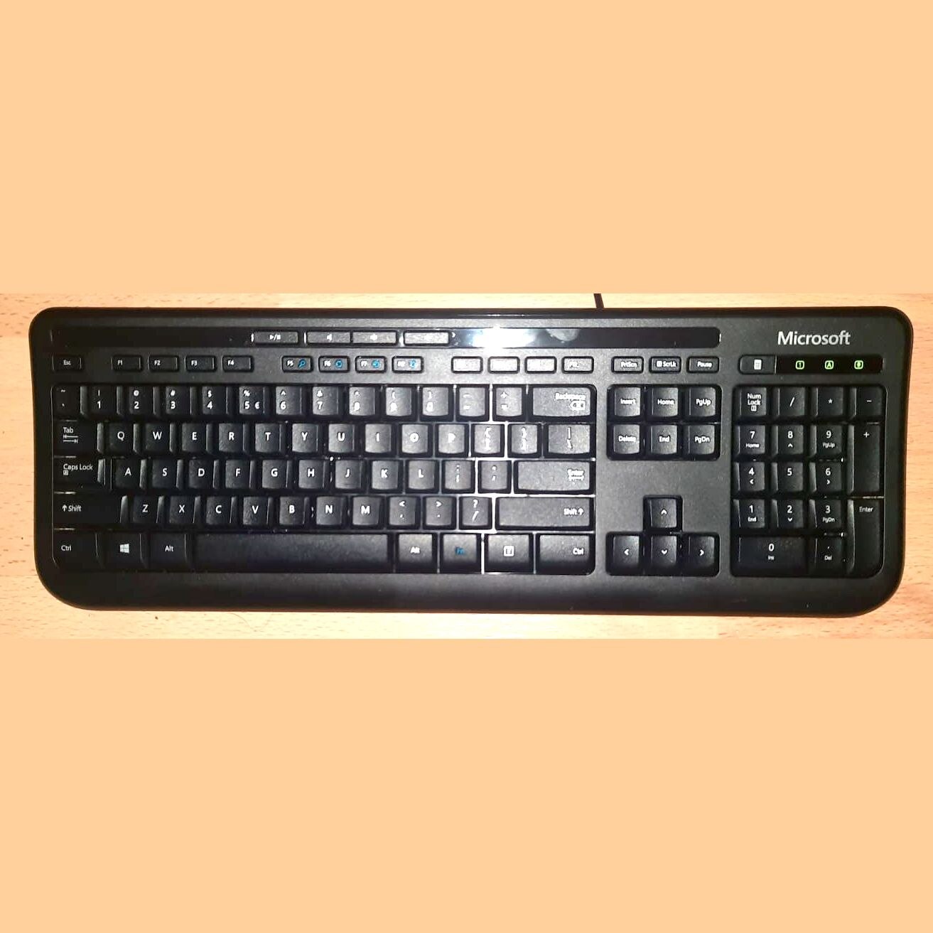 Tastatura Microsoft Desktop, fir, USB, multimedia, negru - eMAG.ro