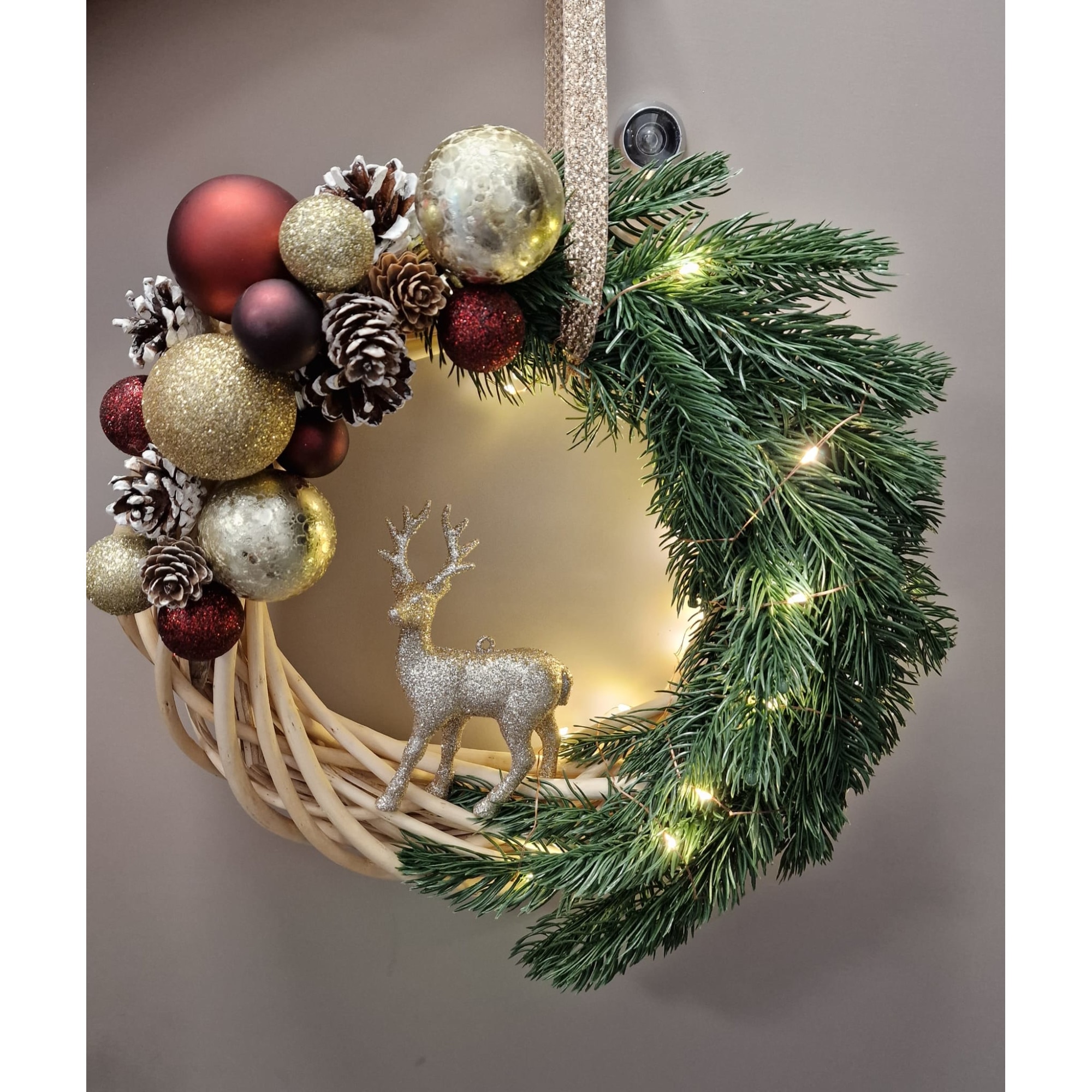 Coronita decorativa luminata pentru usa de Craciun - eMAG.ro