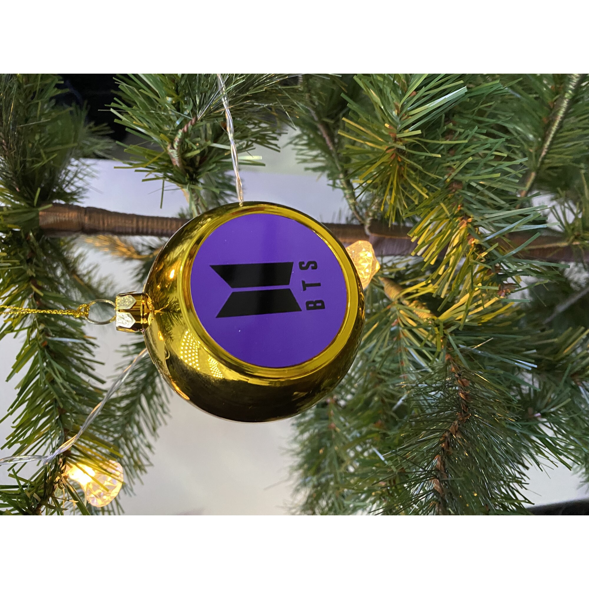 Glob brad personalizat bts logo kpop, auriu - eMAG.ro