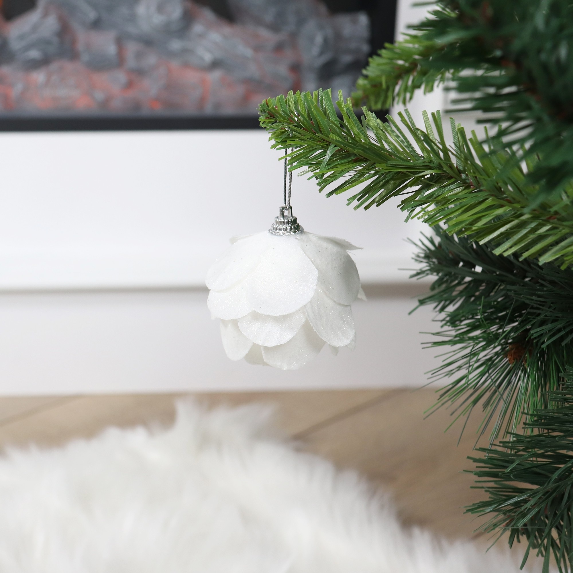 Globuri Craciun in forma de floare, alb, 6 cm, set 6 bucati - eMAG.ro