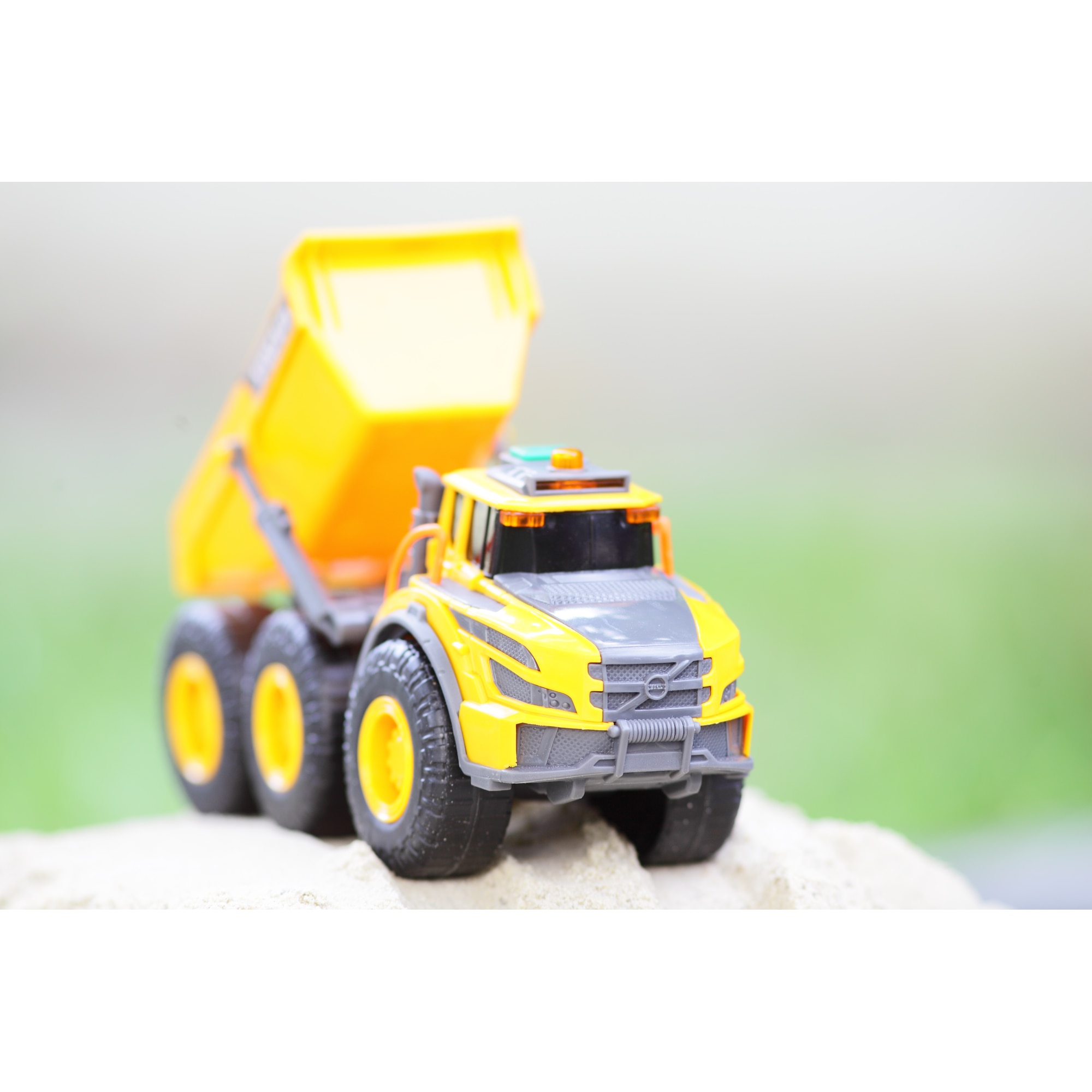 Jucarie autobasculanta articulata Matey Toys - Volvo - eMAG.ro