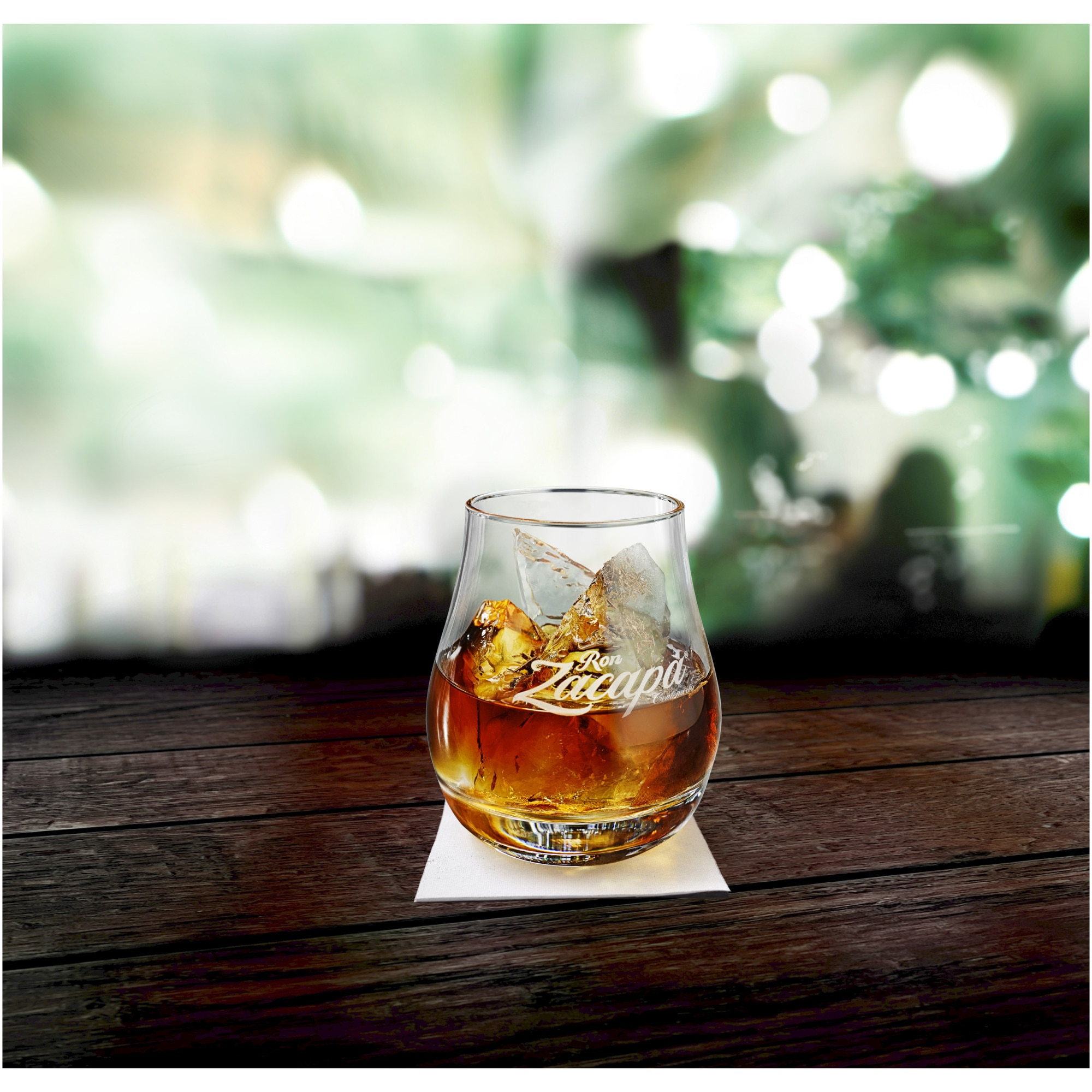 Pachet Rom Zacapa Centenario 23YO 40%, 0.7l + 2 Pahare - eMAG.ro