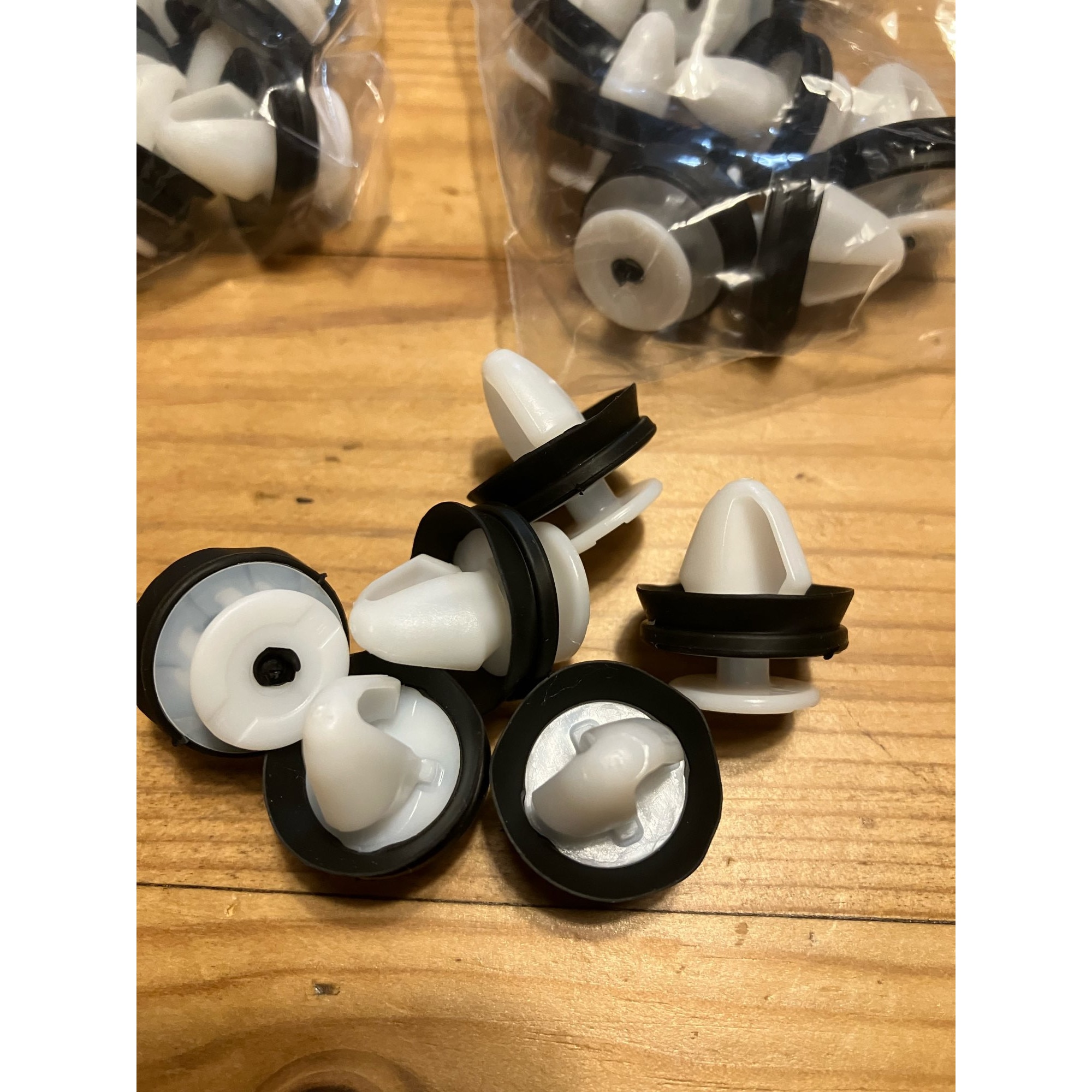 Set 10 bucati clips pentru fixare tapiterie Dacia Peugeot Toyota ...