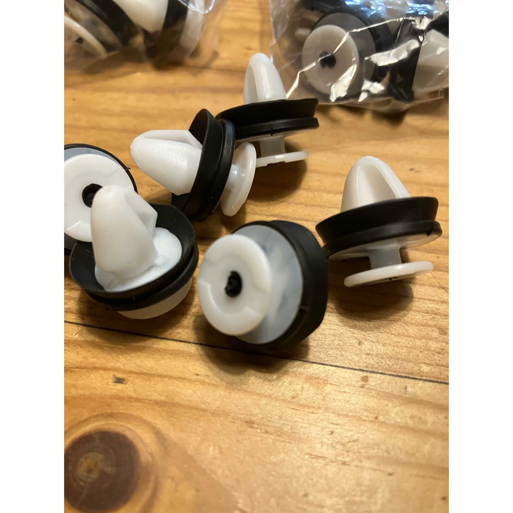 Set 10 bucati clips pentru fixare tapiterie Dacia Peugeot Toyota ...
