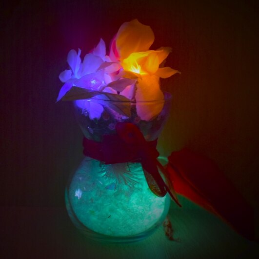 Decoratiune Craciun cu flori si luminite 10/15cm - eMAG.ro