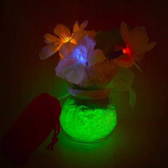 Decoratiune Craciun cu flori si luminite 10/15cm - eMAG.ro