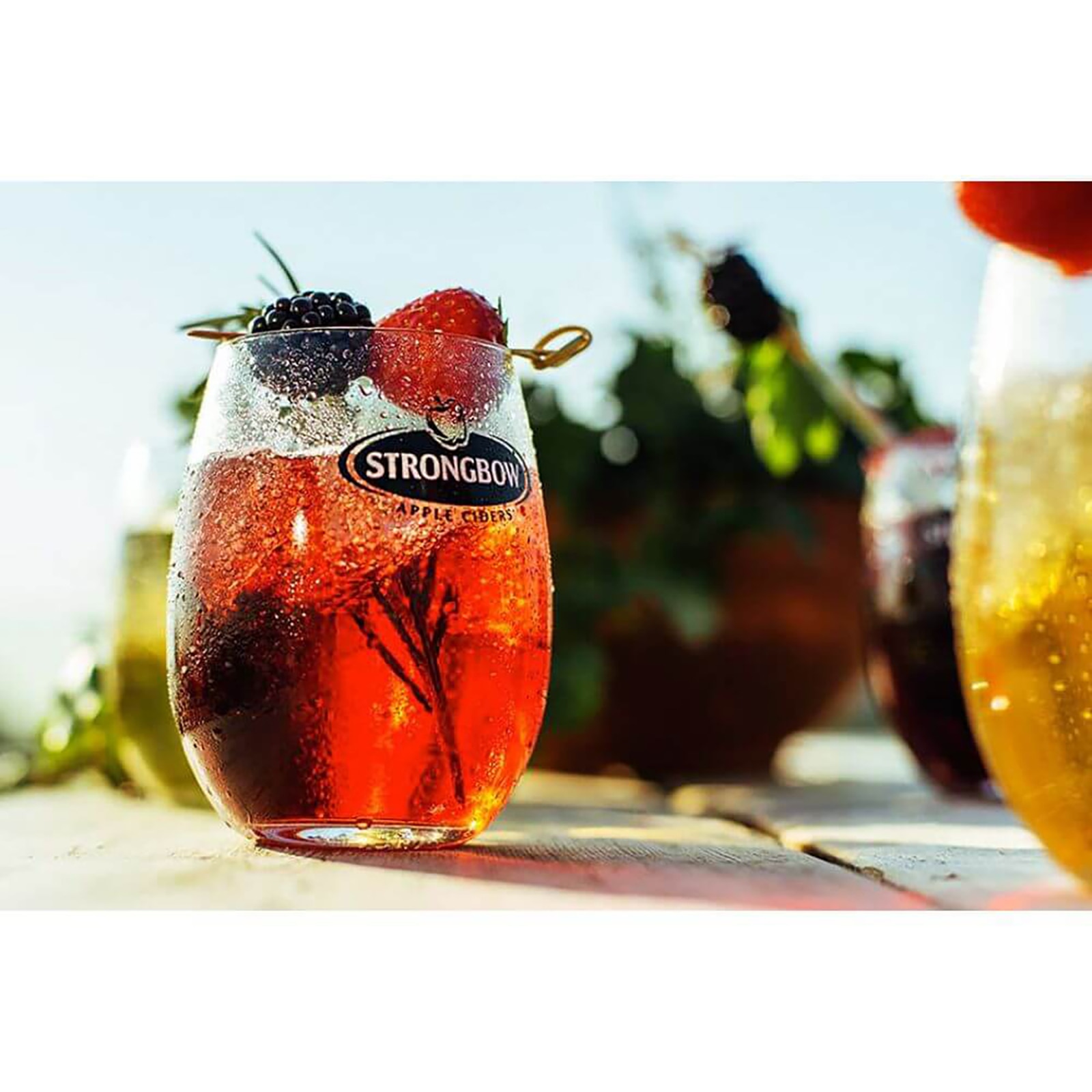 Cidru de mere si fructe de padure, Strongbow, 0.5 l x 4 - eMAG.ro