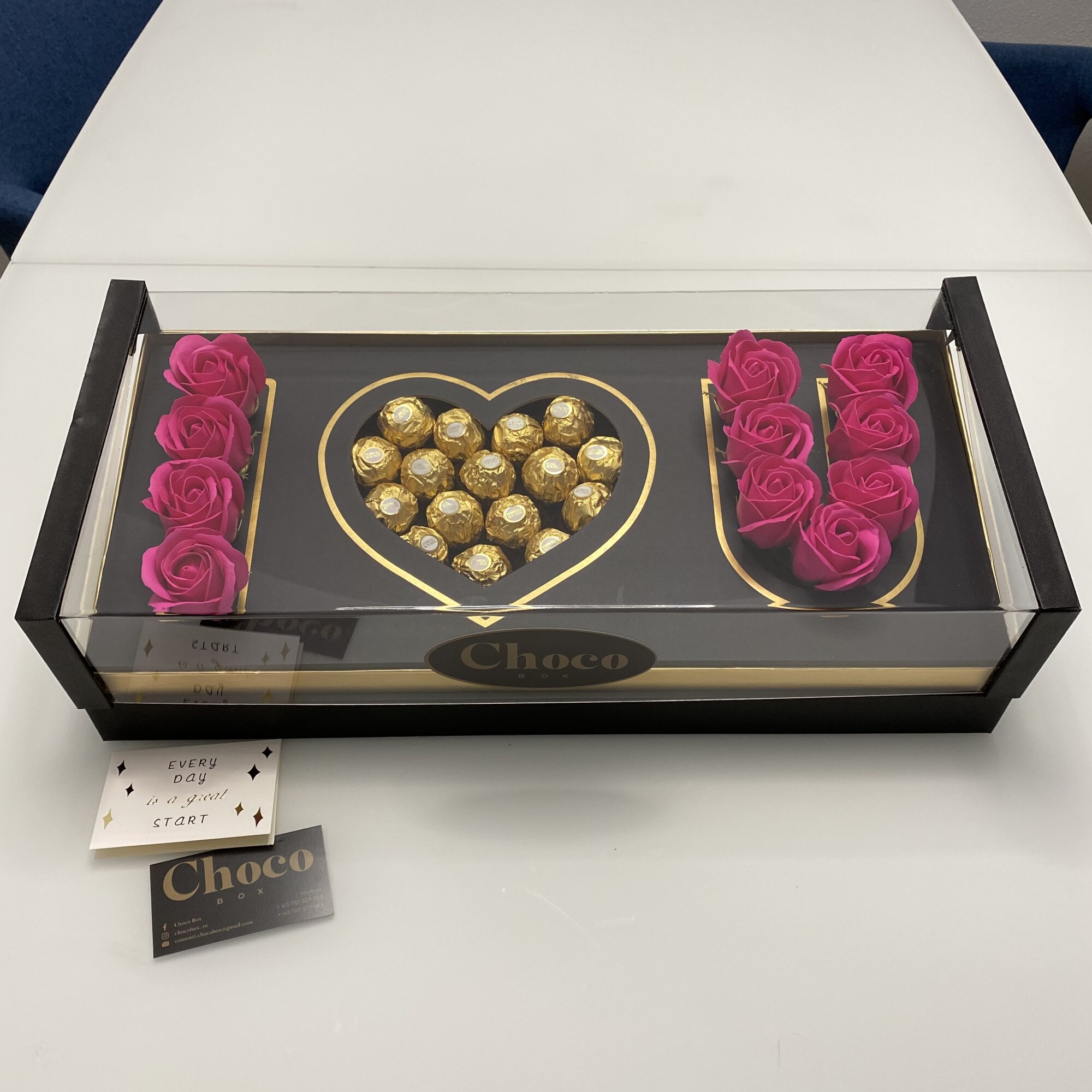 Chocobox díszdoboz, I Love You Box VI, rózsák, Ferrero Rocher praliné ...