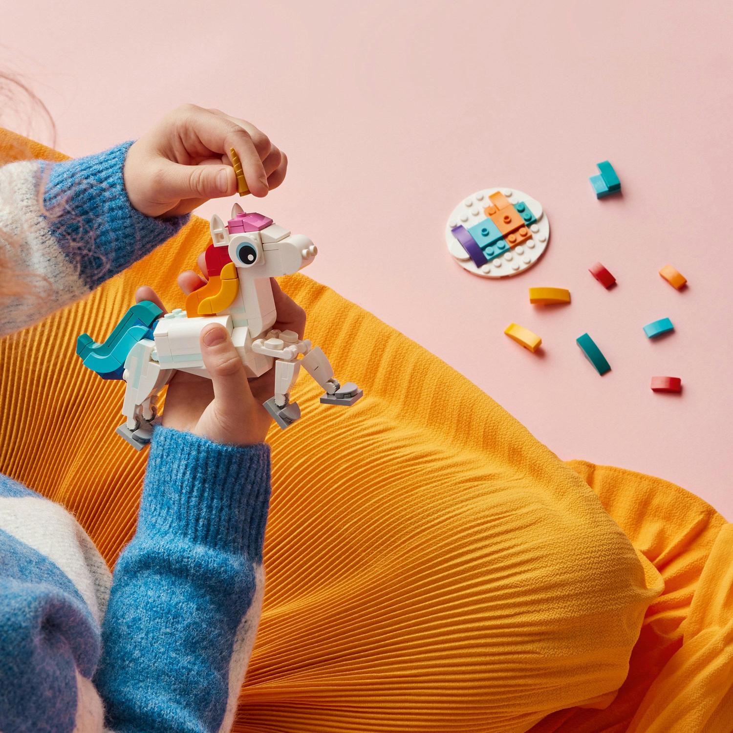 LEGO® Creator 3 in 1 - Unicorn magic 31140, 145 piese - eMAG.ro