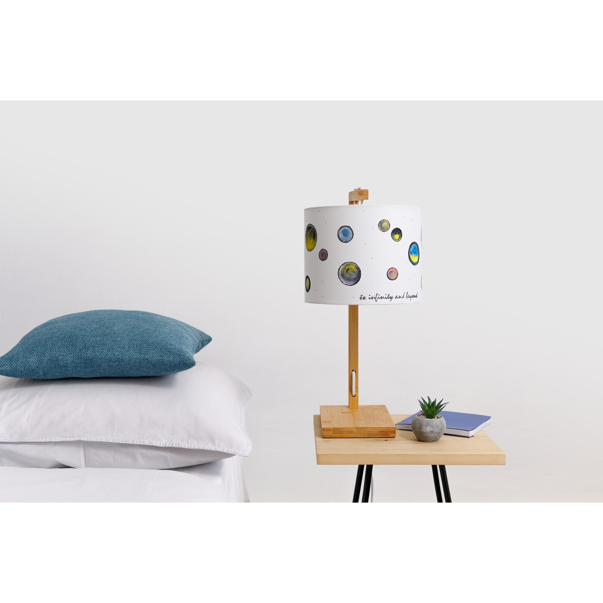 Veioza cu abajur pictat – Infinity - eMAG.ro